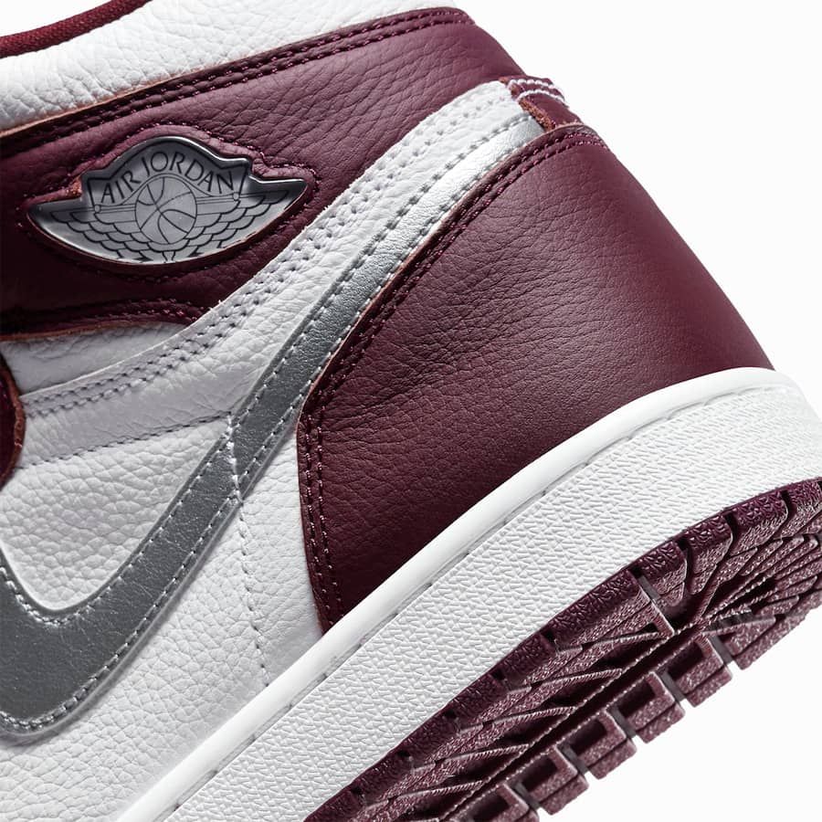 Giày Nike Air Jordan 1 Retro High OG Bordeaux 555088-611 - Deestore.vn