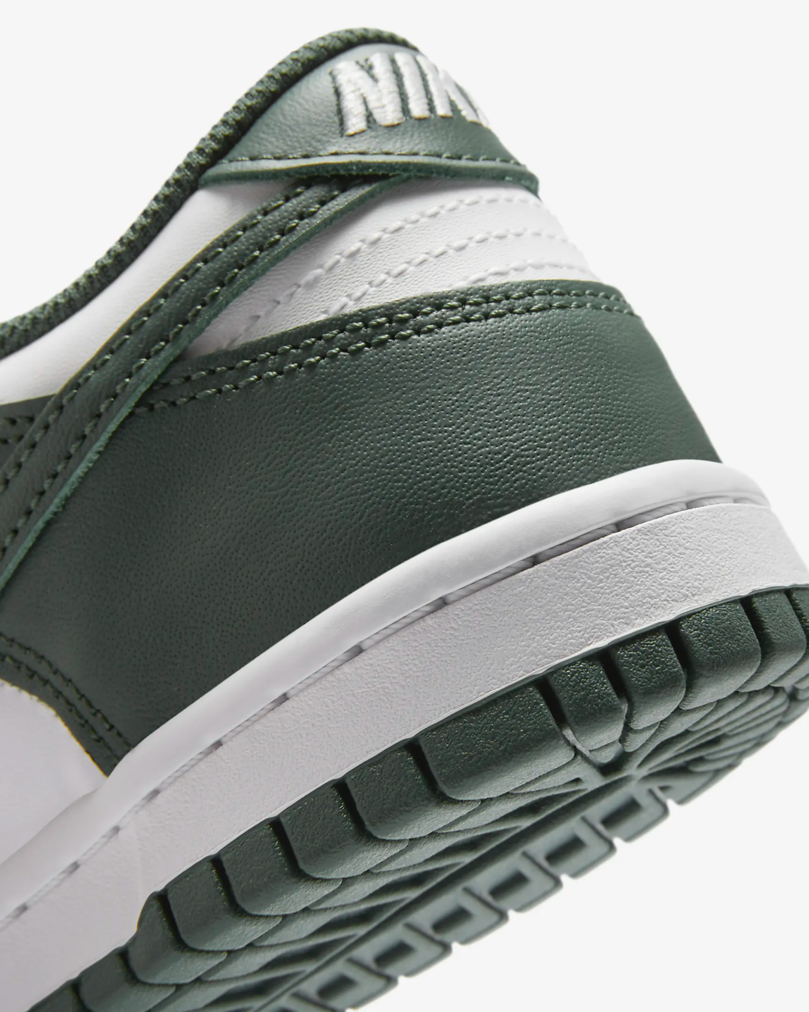 Giày Nike Dunk Low GS Vintage Green FB9109-120 - Deestore.vn