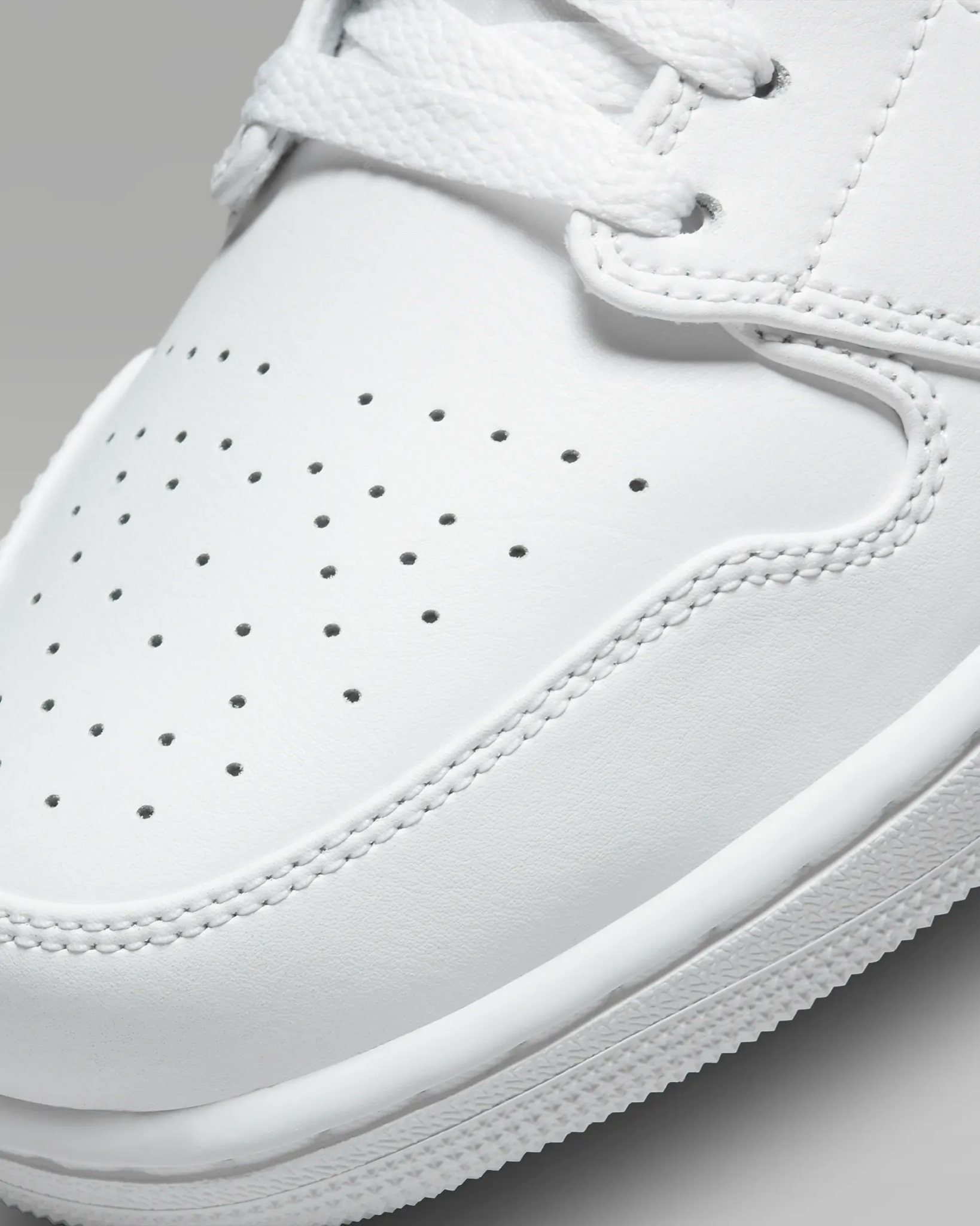 Giày Nike Jordan 1 Low Triple White 553558-136 - Deestore.vn