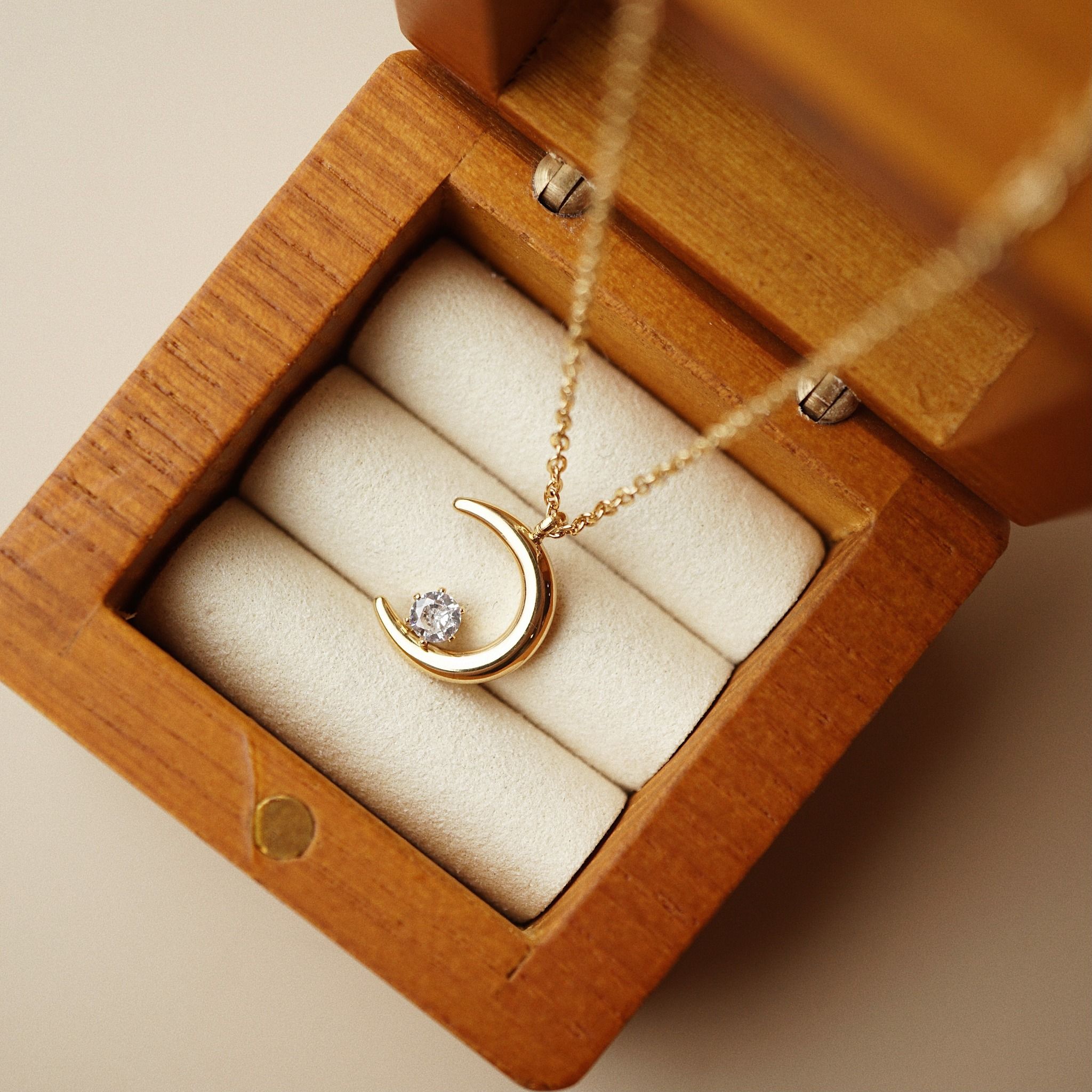 CRESCENT STONE NECKLACE L I T H E R A P Y