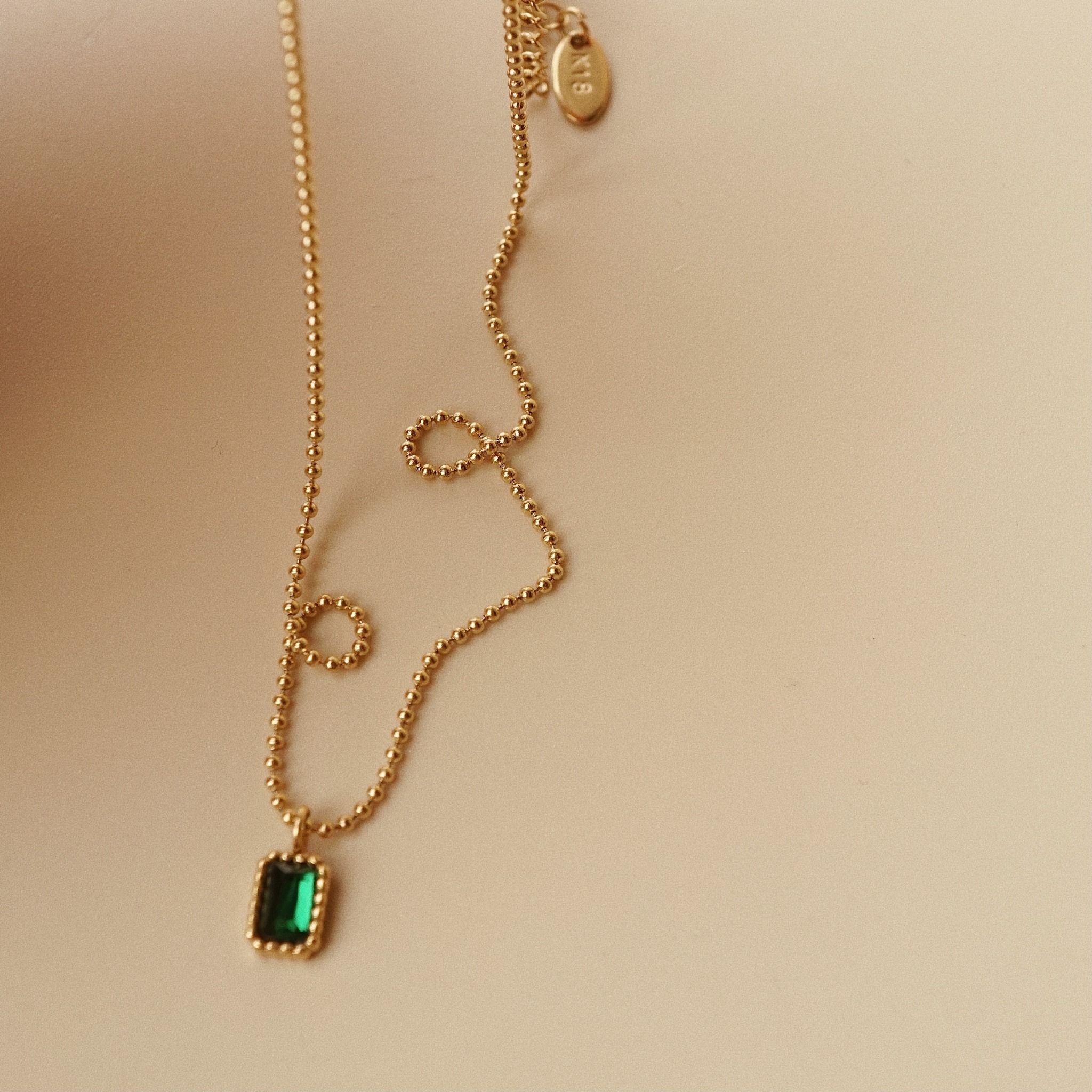 GREEN RECTANGLE BEADED NECKLACE L I T H E R A P Y