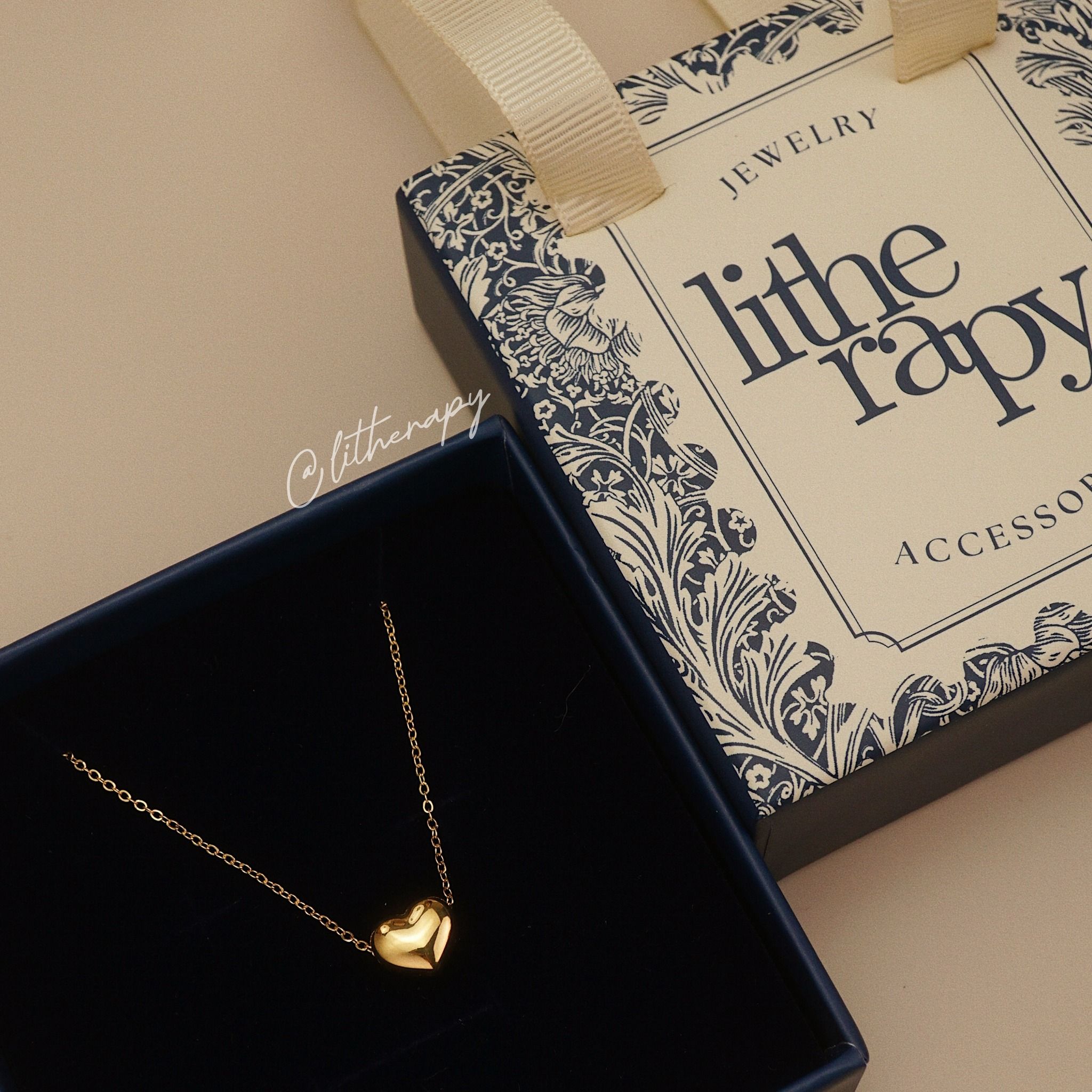 FLOATING PUFF HEART NECKLACE L I T H E R A P Y