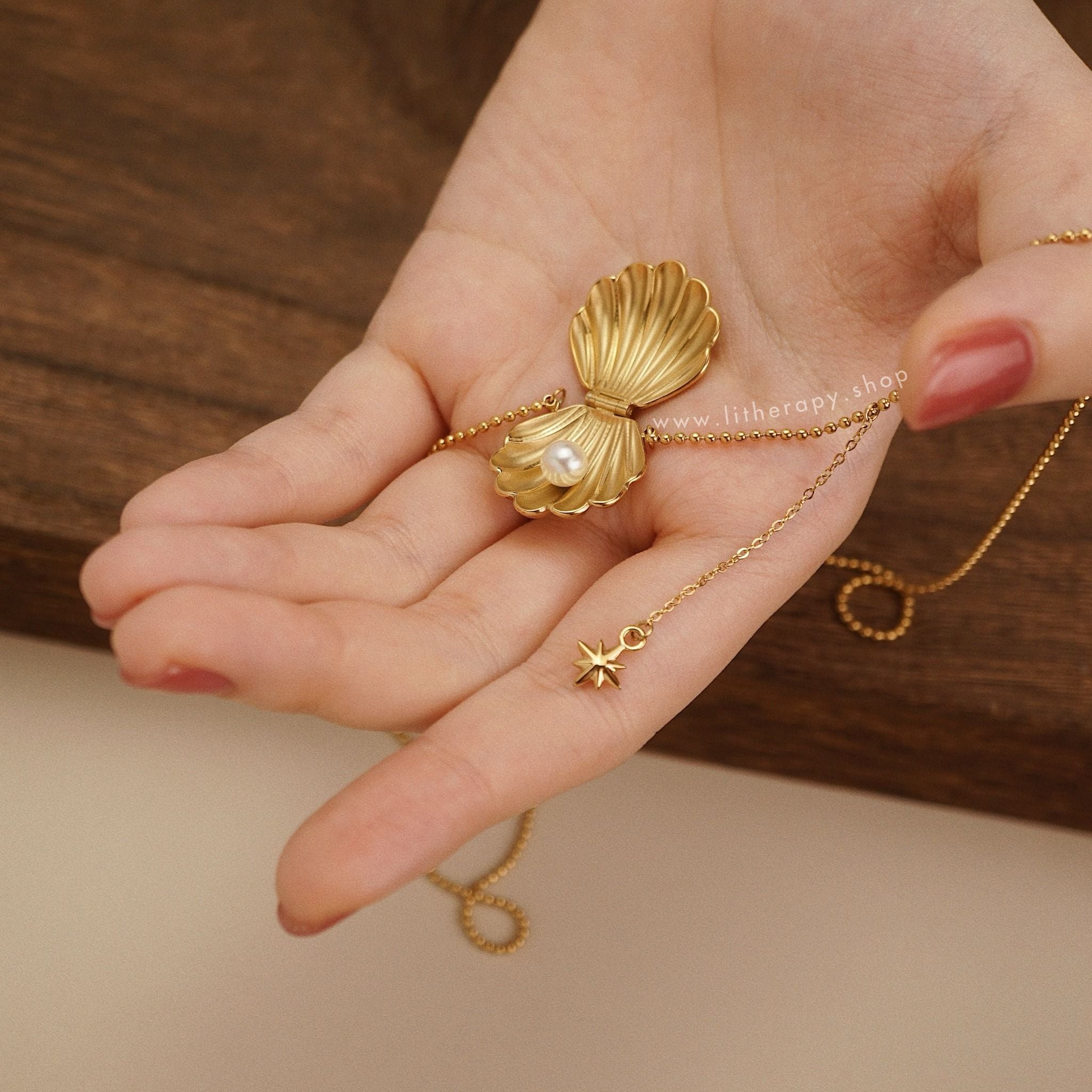 SHELL LOCKET LARIAT NECKLACE L I T H E R A P Y