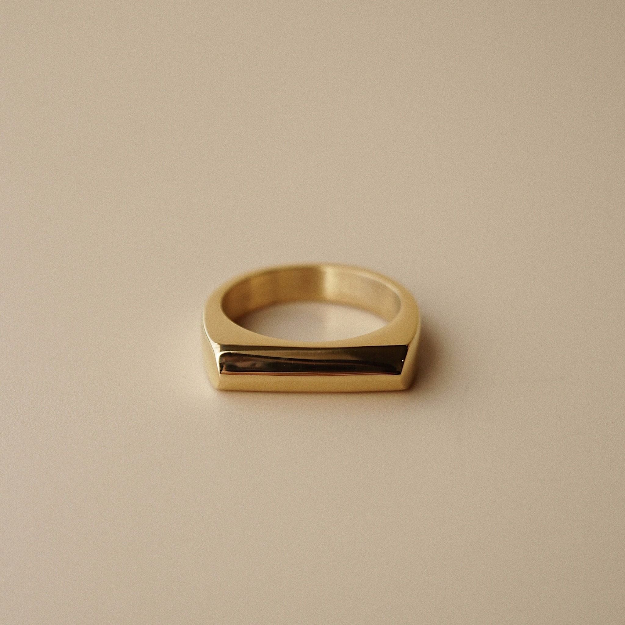 RECTANGLE SIGNET RING L I T H E R A P Y