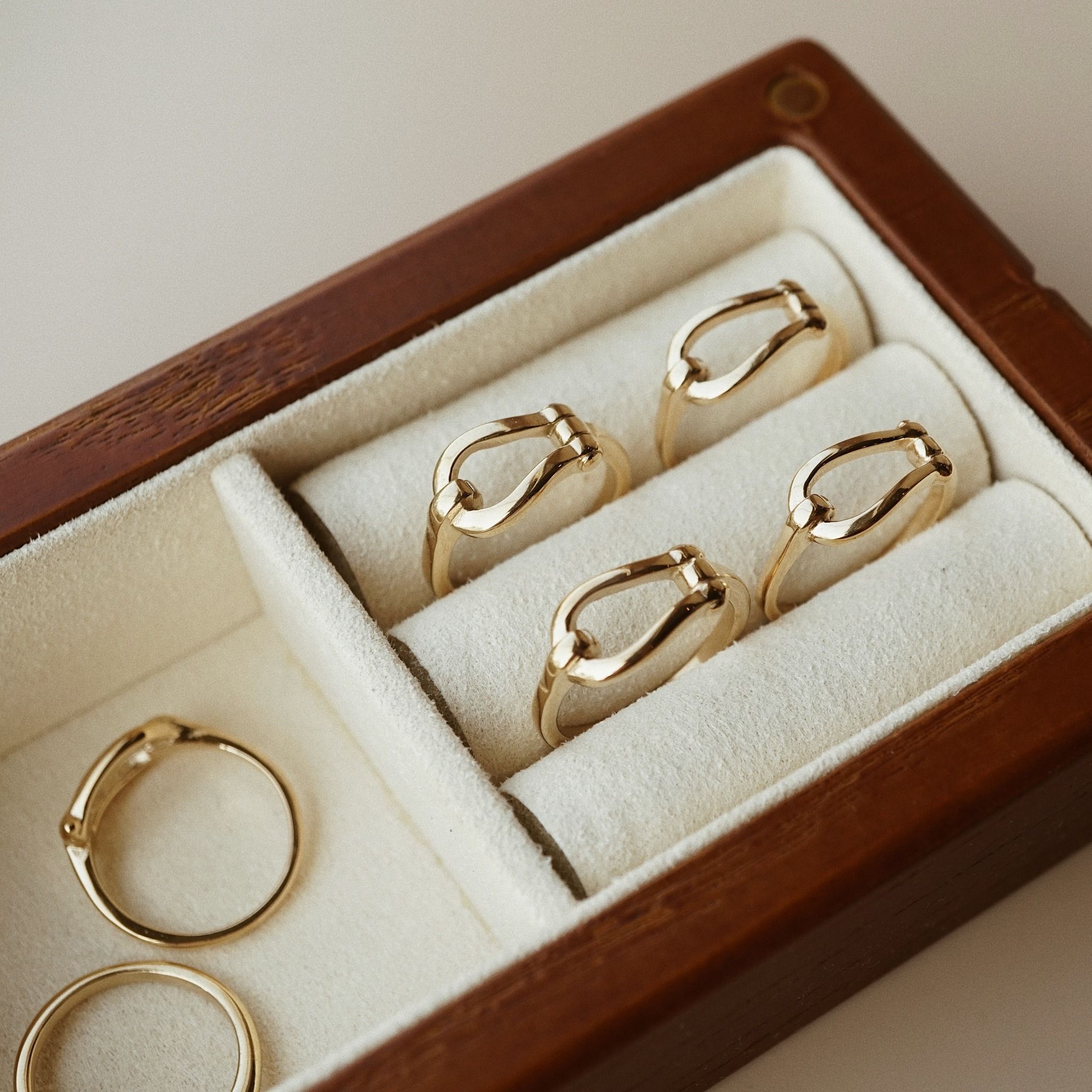 SLIP KNOT RING L I T H E R A P Y