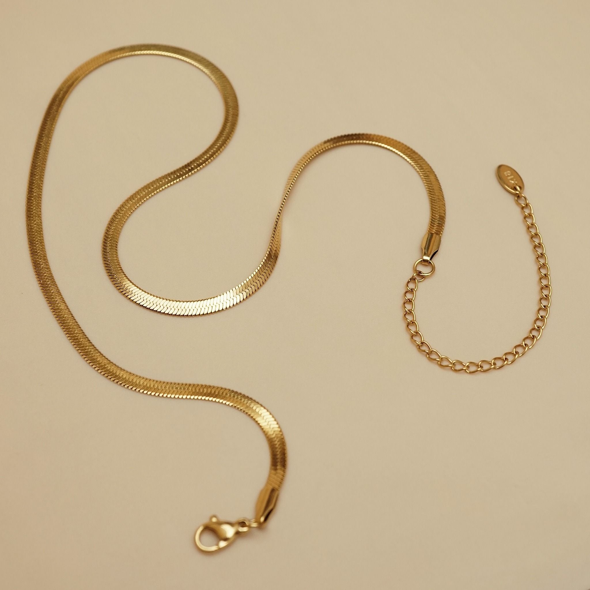 SNAKE NECKLACE L I T H E R A P Y