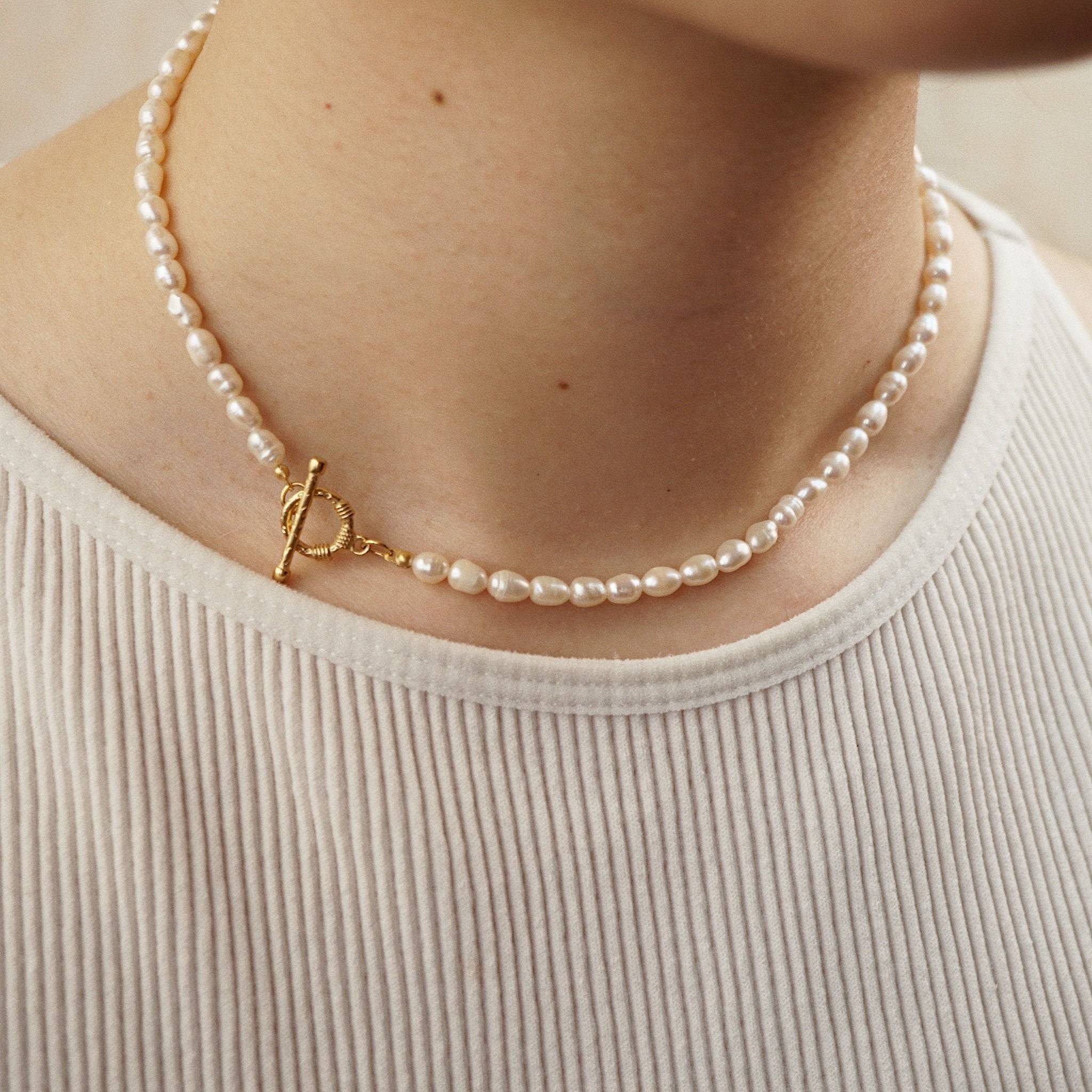 TOGGLE CLASP FRESHWATER PEARL NECKLACE L I T H E R A P Y