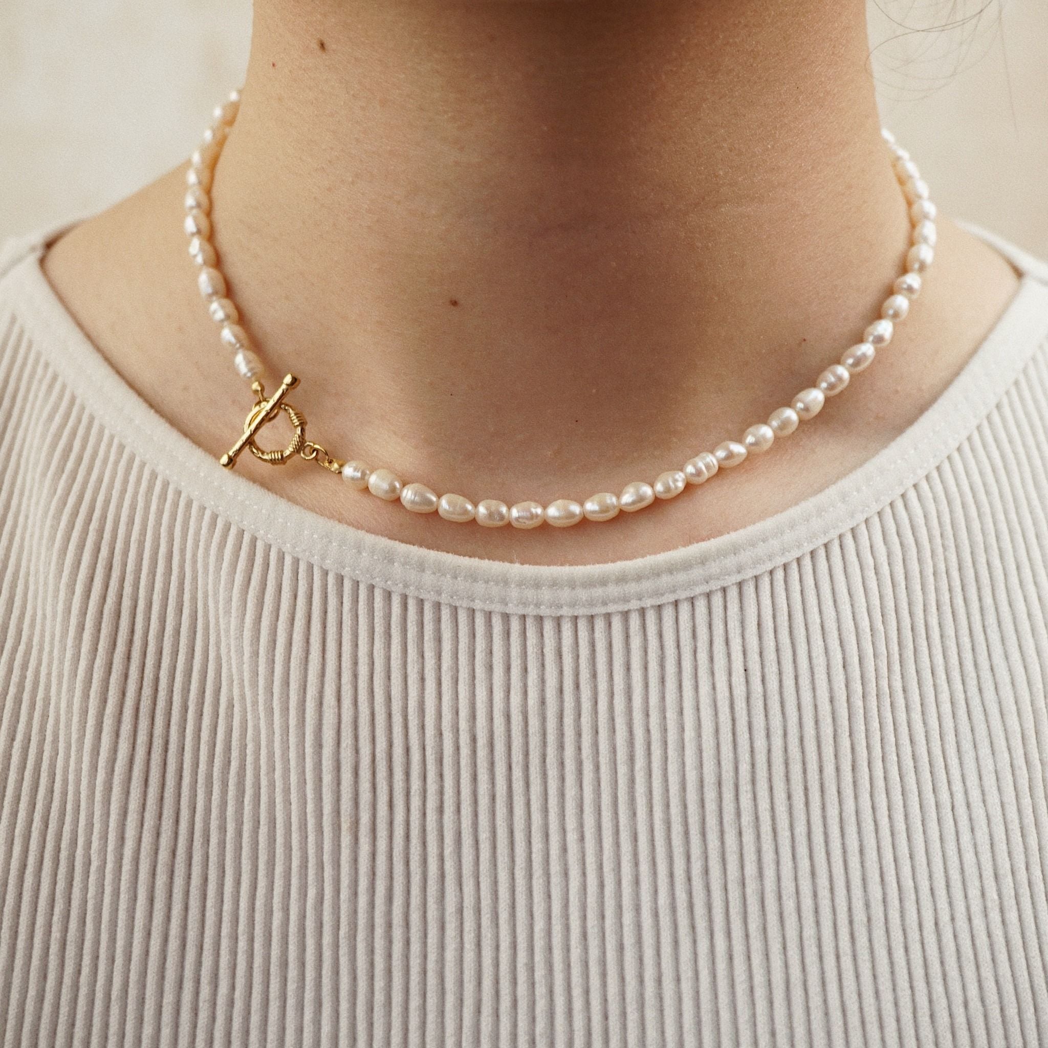 TOGGLE CLASP FRESHWATER PEARL NECKLACE L I T H E R A P Y