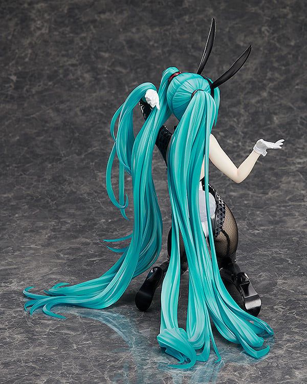 Hatsune Miku: Bunny ver / Art by SanMuYYB - FREEing – RY Order
