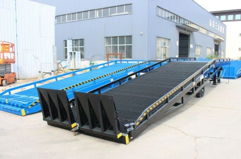Cầu Dẫn Di Động Delta (Delta Mobile Yard Ramp) – deltabrandvietnam