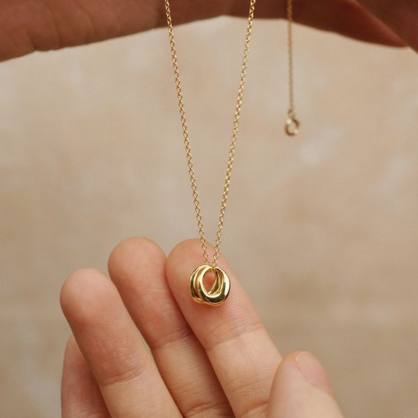 DOUBLE HOOP NECKLACE S A T E L L I T E