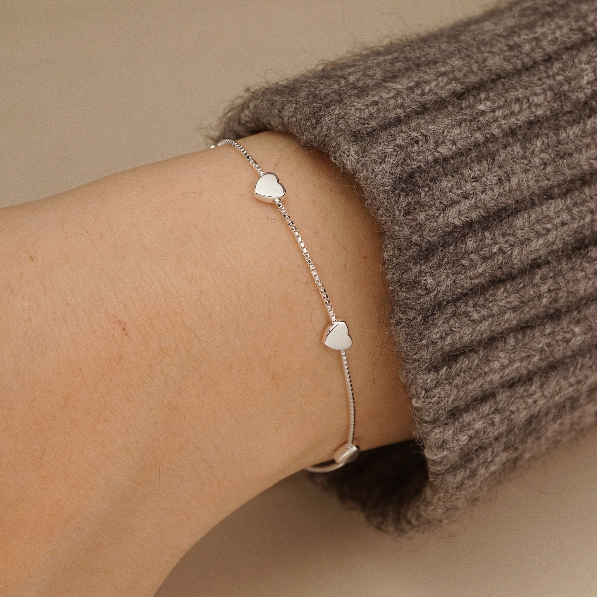 MULTI HEART BRACELET (S) S A T E L L I T E