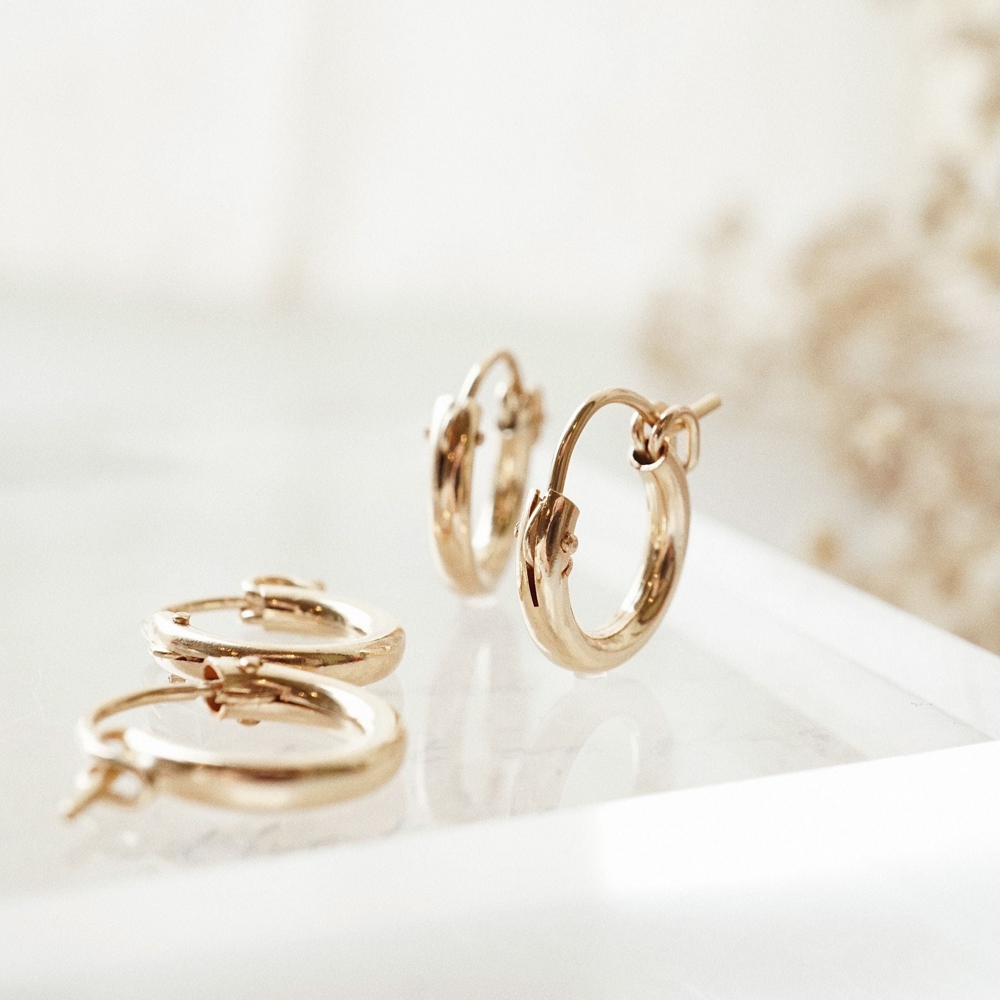 BOLD HOOP EARRINGS S A T E L L I T E