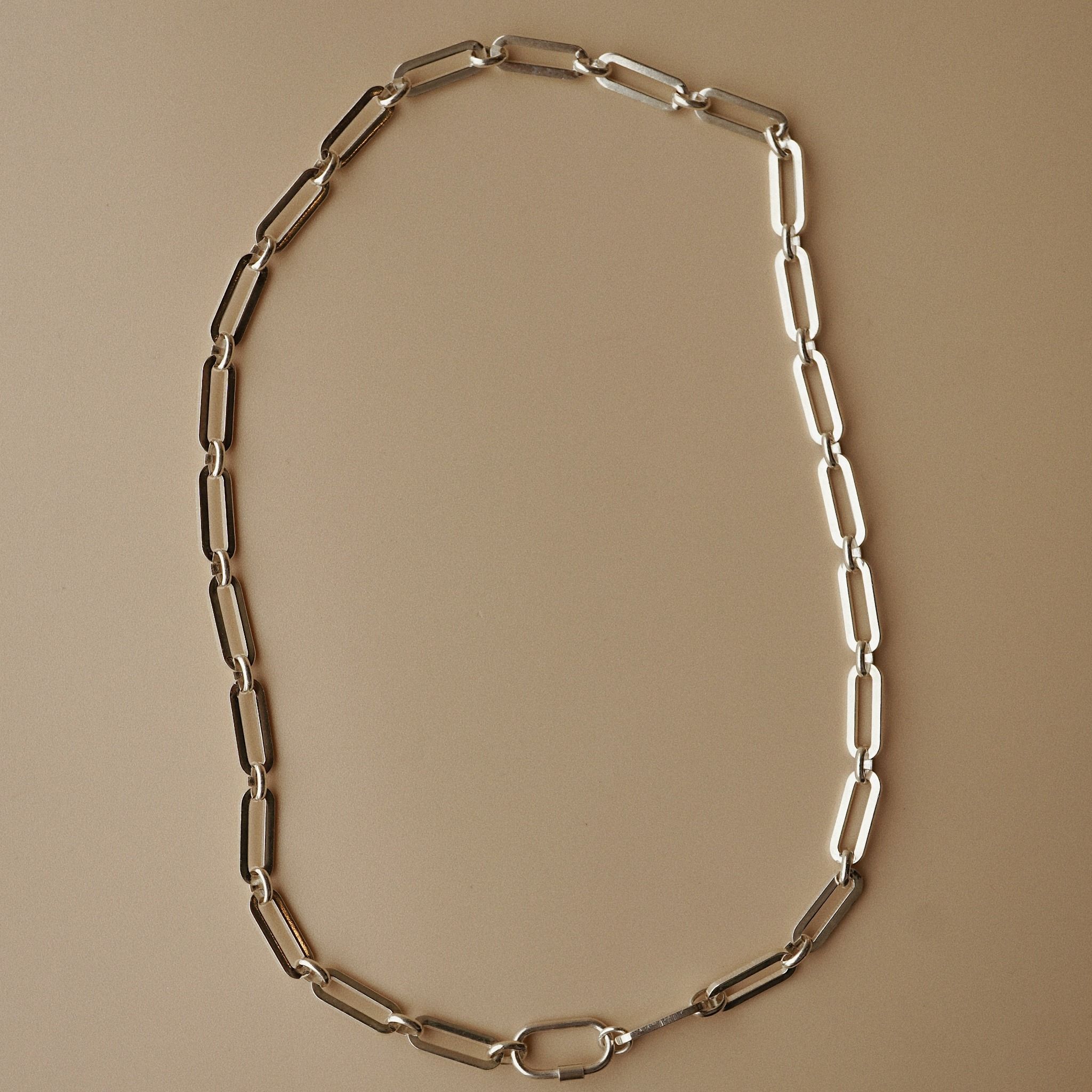 BOLD RECTANGLE CARABINER CHOKER NECKLACE (S) S A T E L L I T E