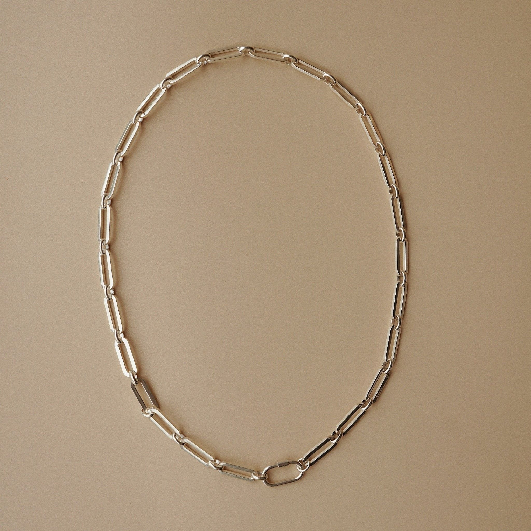 BOLD RECTANGLE CARABINER CHOKER NECKLACE (S) S A T E L L I T E