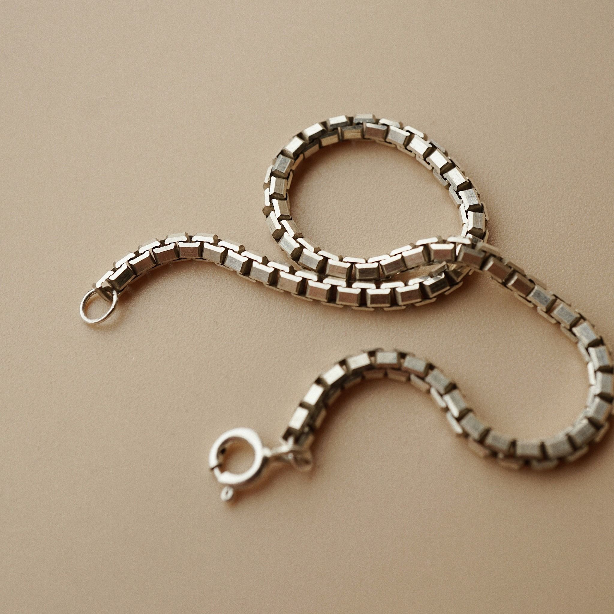 VENETIAN BOX CHAIN BRACELET (S) S A T E L L I T E