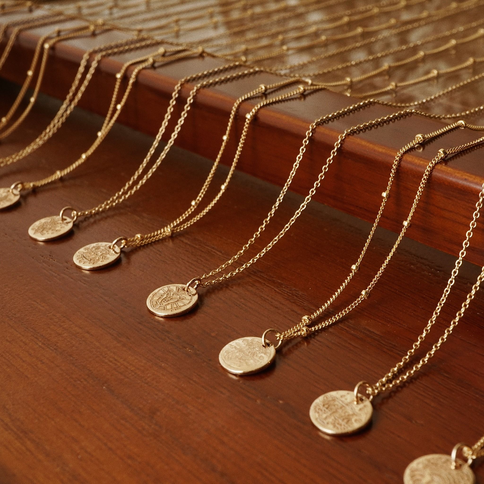 CLASSIC DISC NECKLACE S A T E L L I T E