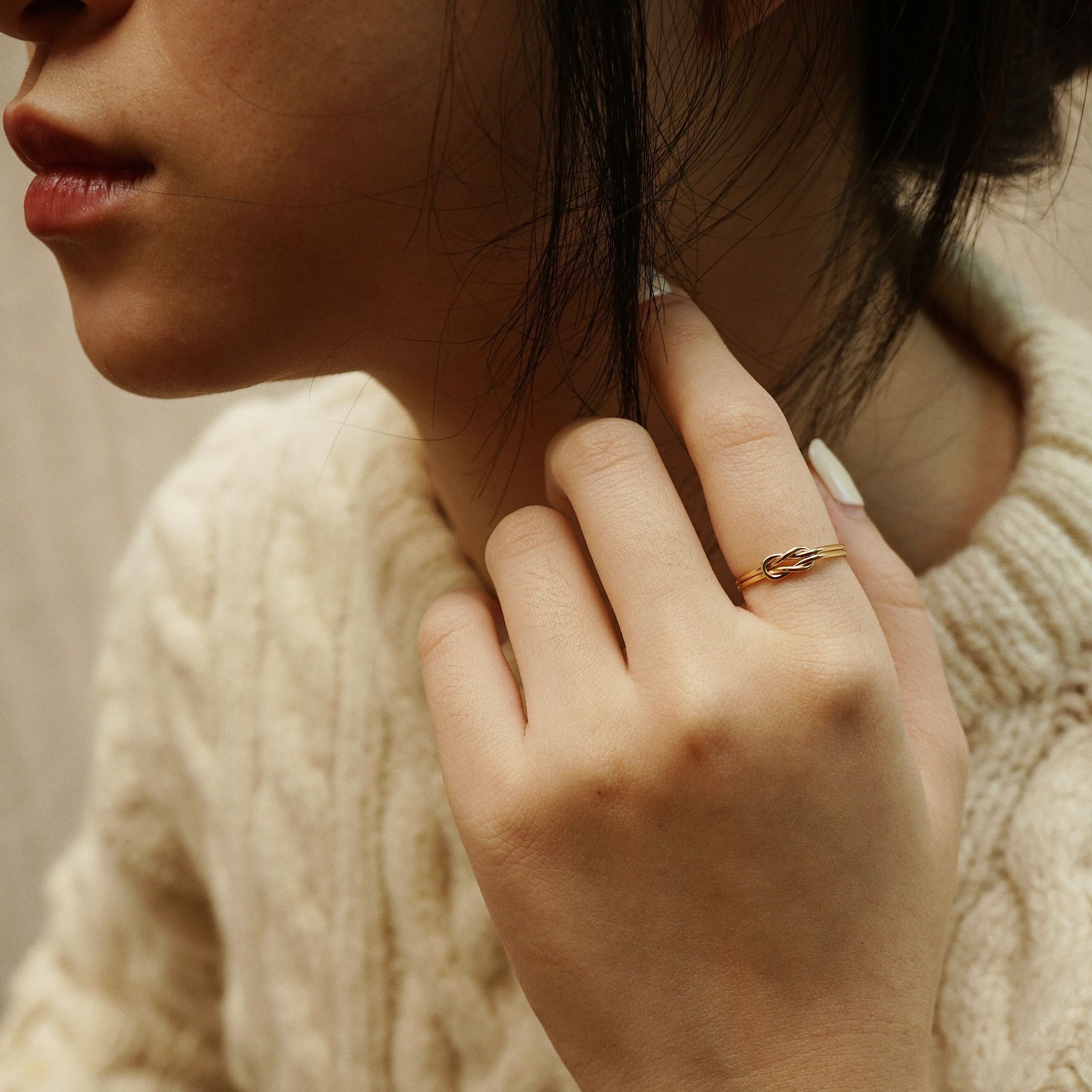 DOUBLE KNOT RING S A T E L L I T E
