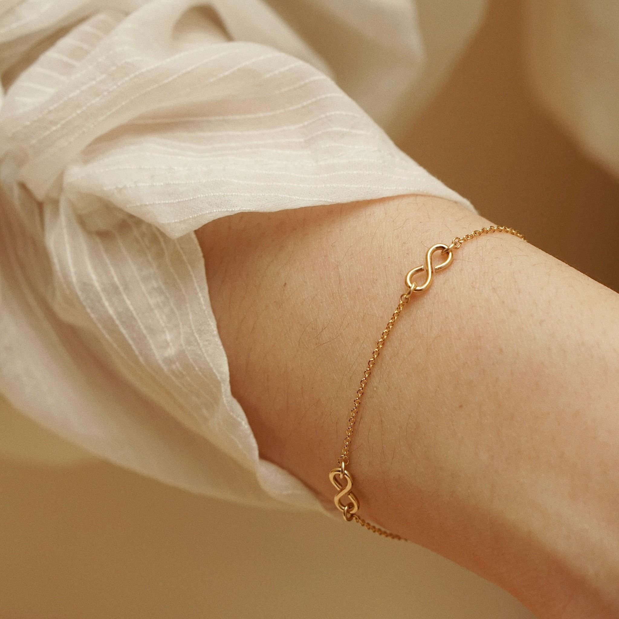 TRIPLE INFINITY BRACELET S A T E L L I T E