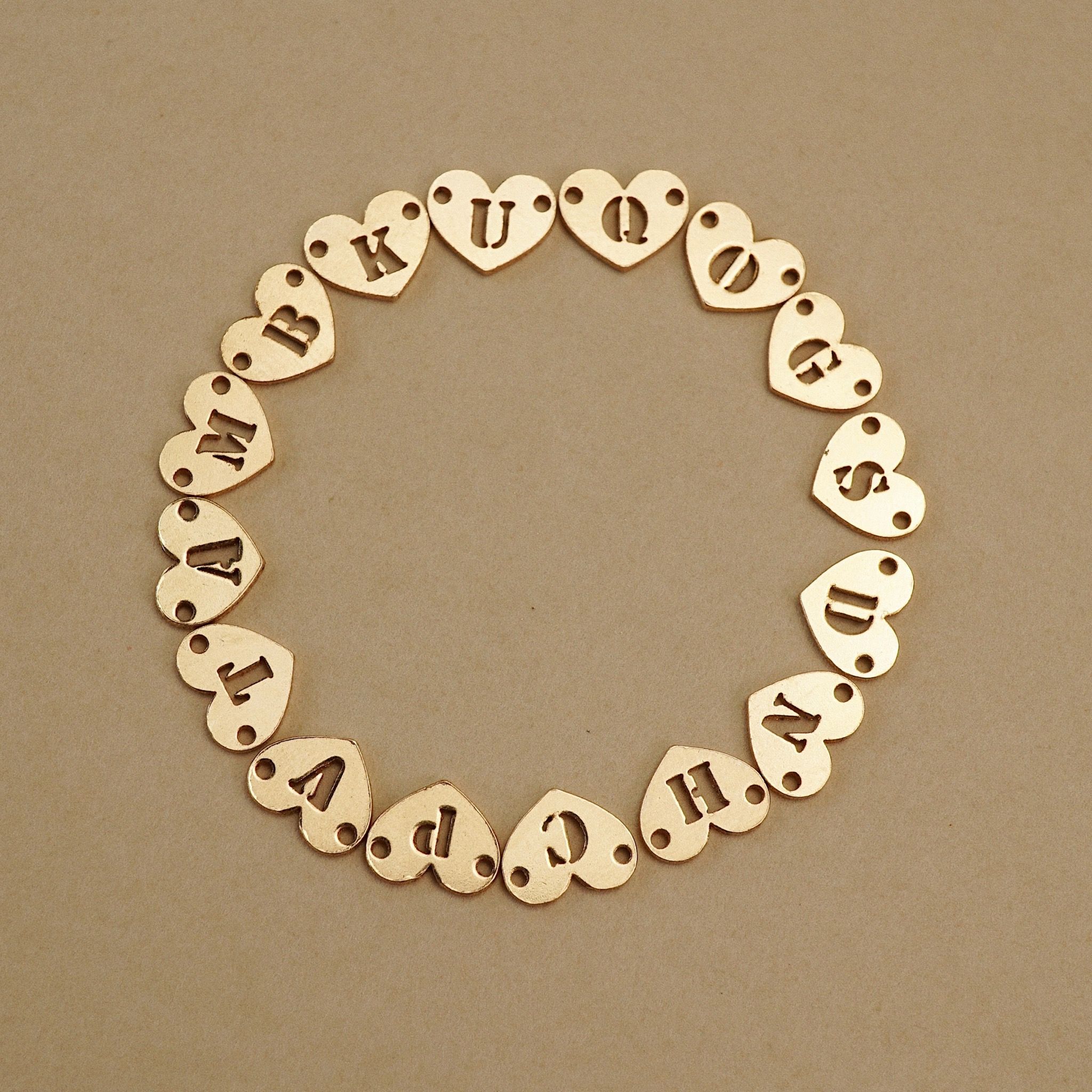 HEART LETTER LINK NECKLACE S A T E L L I T E