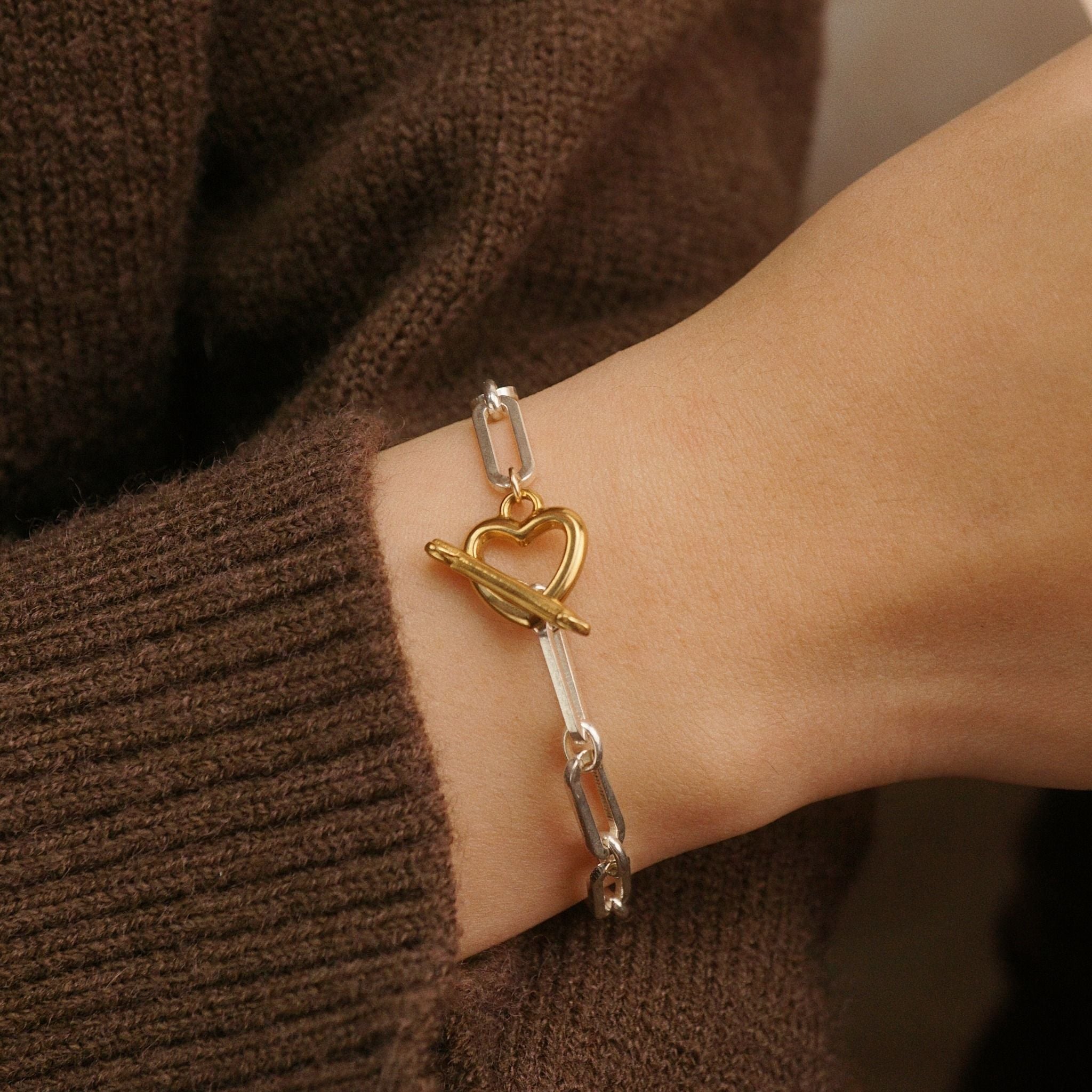 CUPID CLASP BOLD RECTANGLE BRACELET (S) S A T E L L I T E