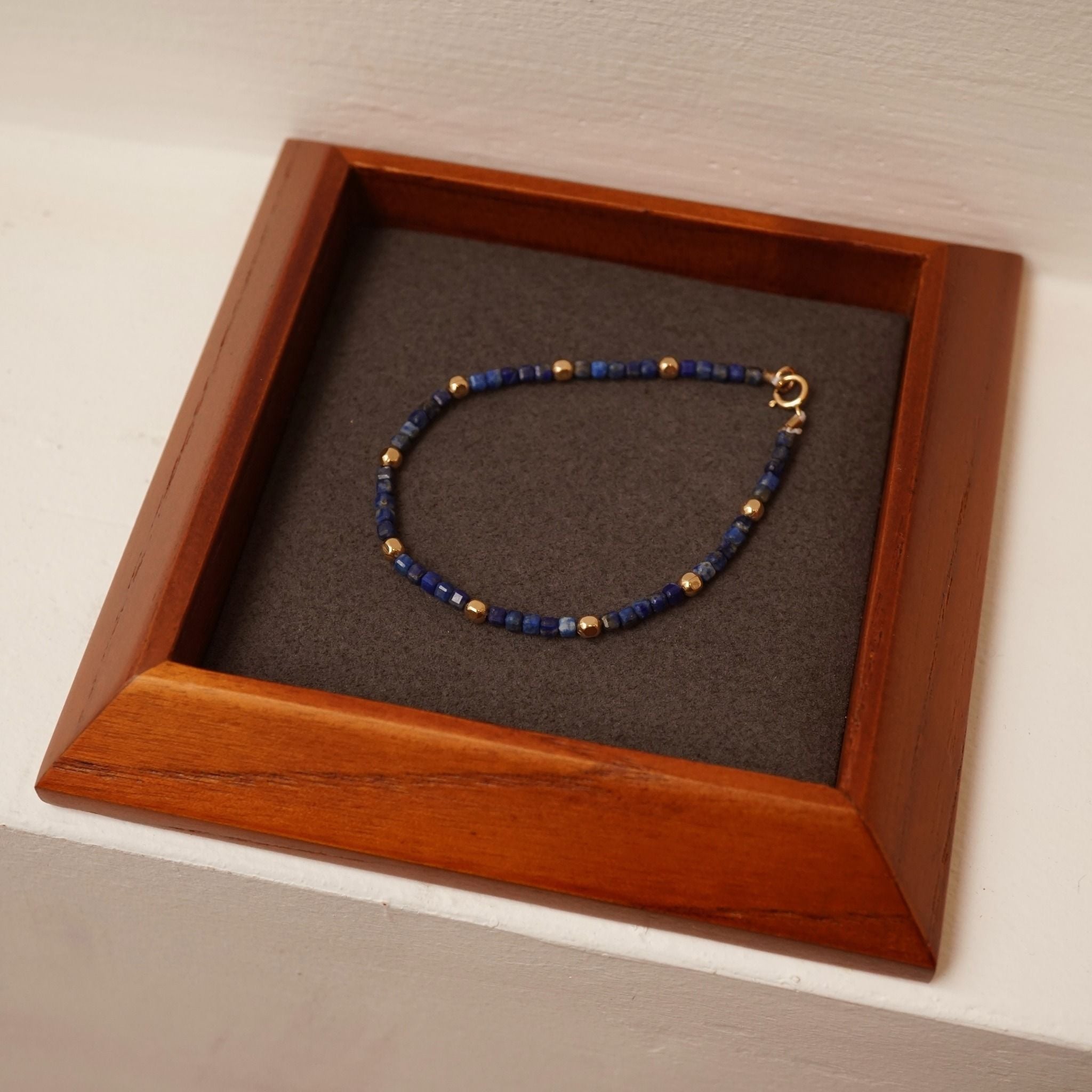 LAPIS STONE BRACELET S A T E L L I T E