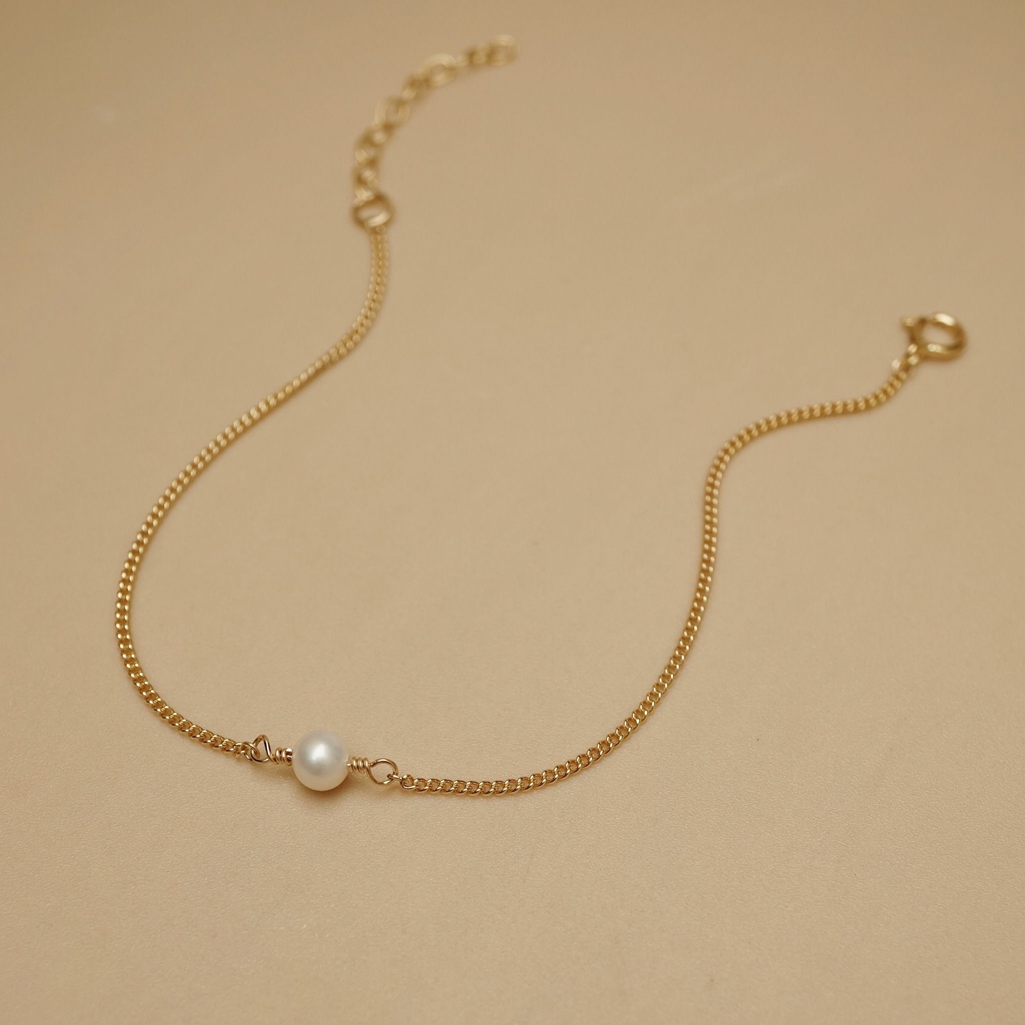 PEARL LINK SILKY BRACELET S A T E L L I T E