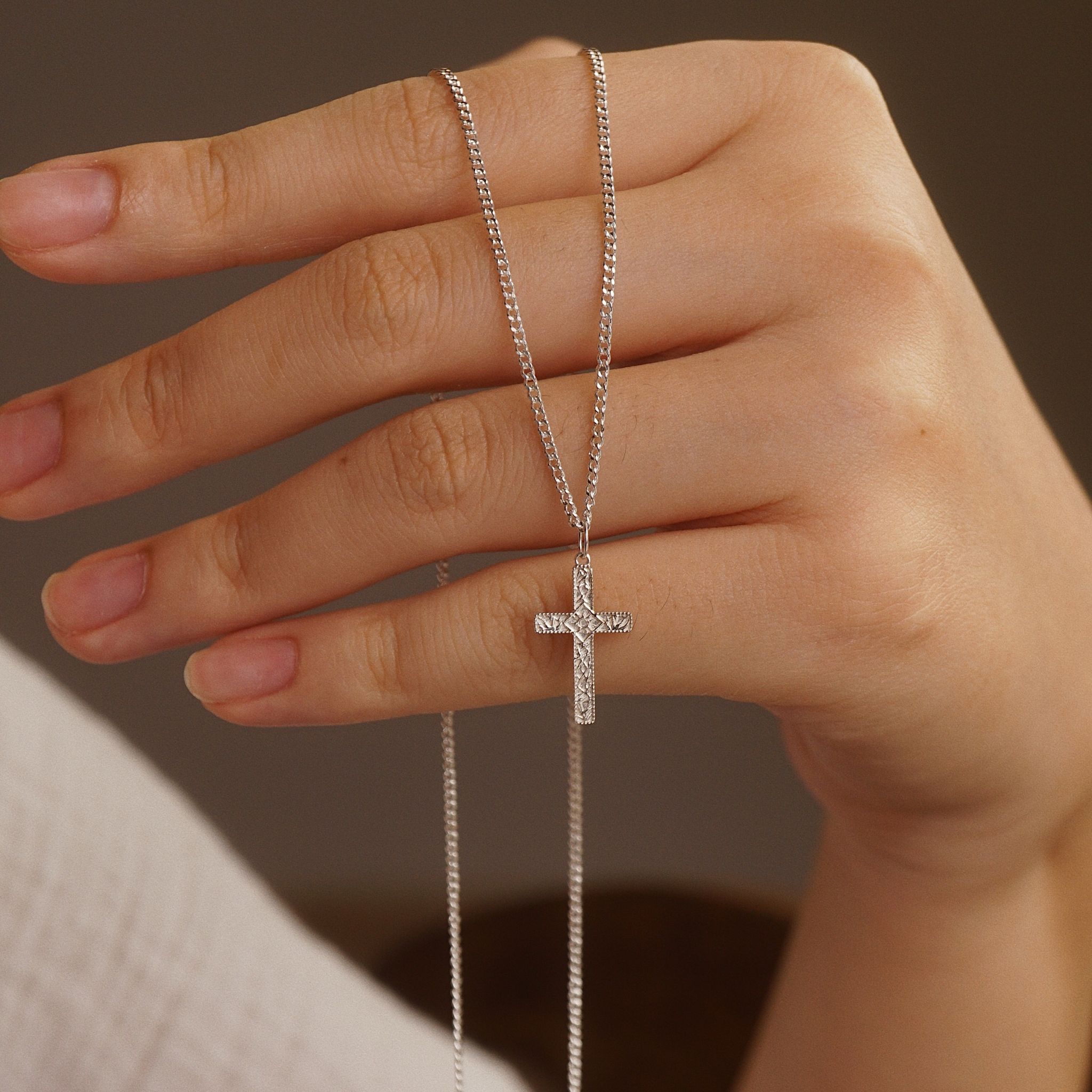 CROSS PATTERN CURB NECKLACE (S) S A T E L L I T E
