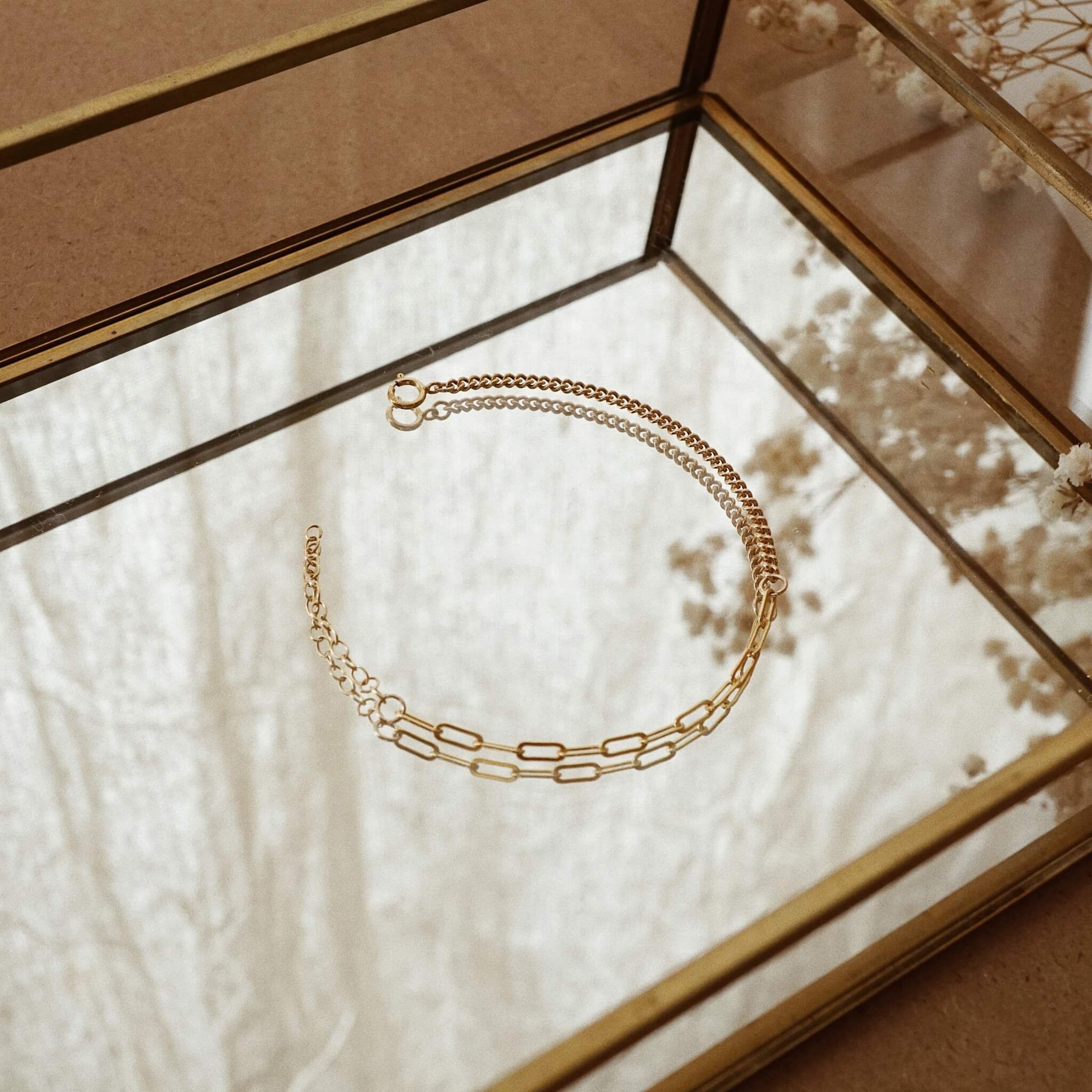 CURB & RECTANGLE CHAIN BRACELET S A T E L L I T E