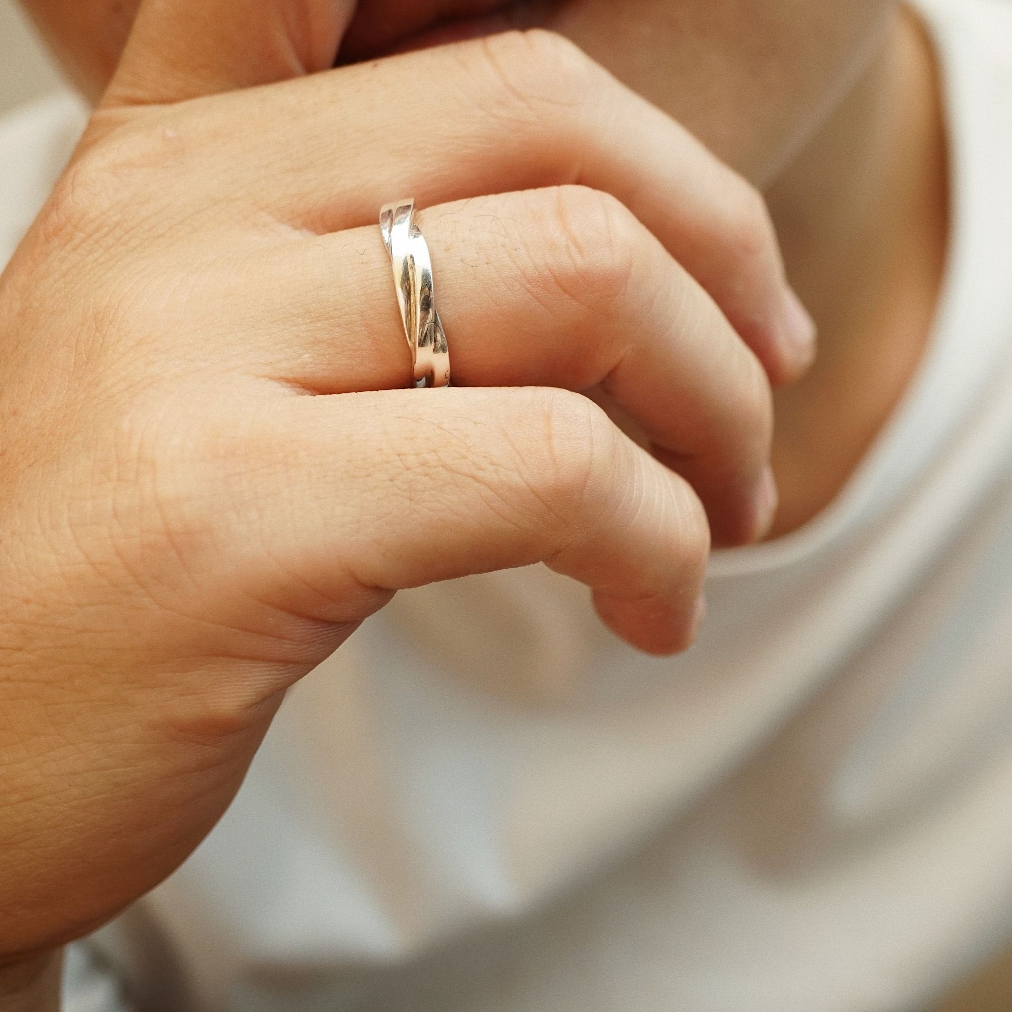 TWIST CABLE BAND RING (S) S A T E L L I T E