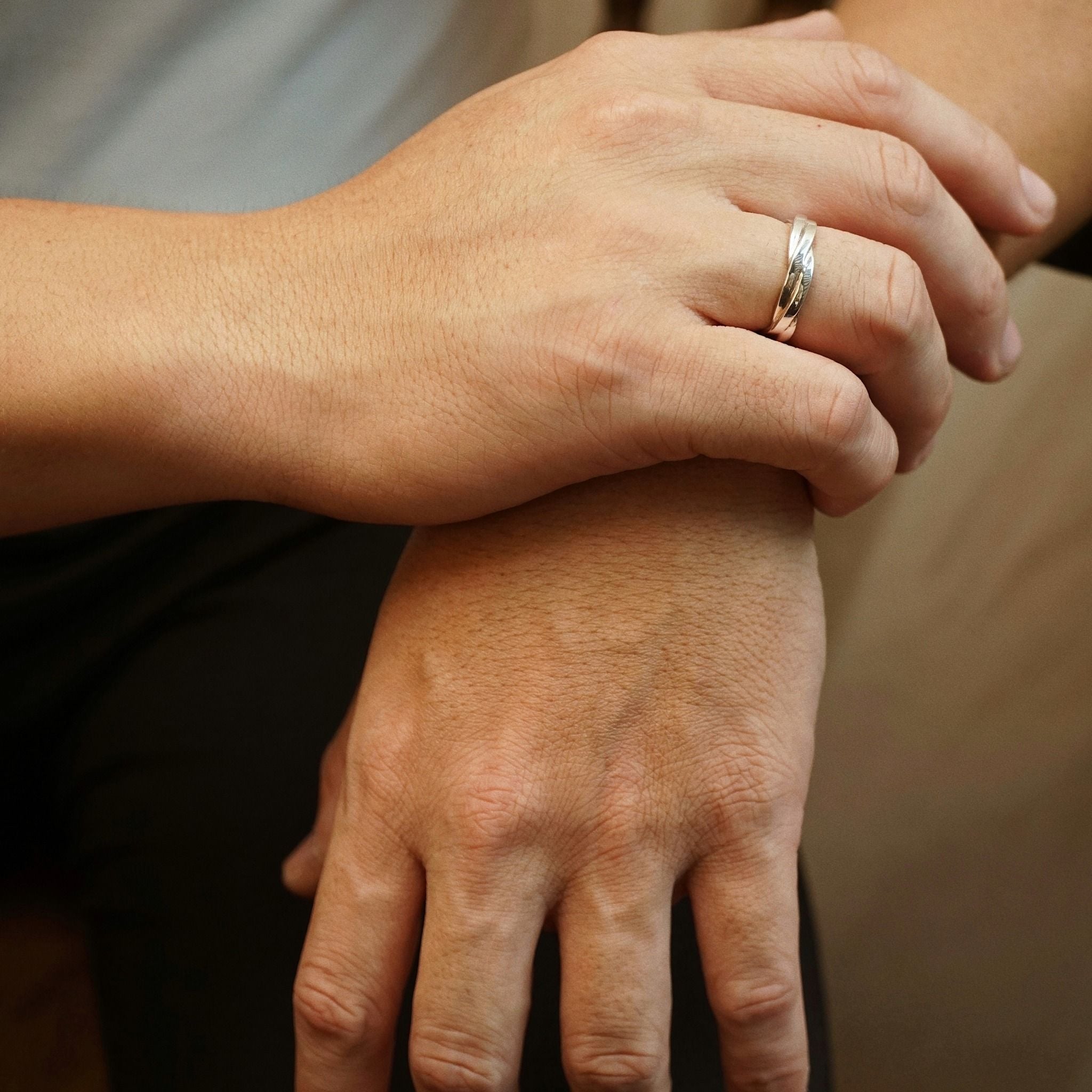 TWIST CABLE BAND RING (S) S A T E L L I T E