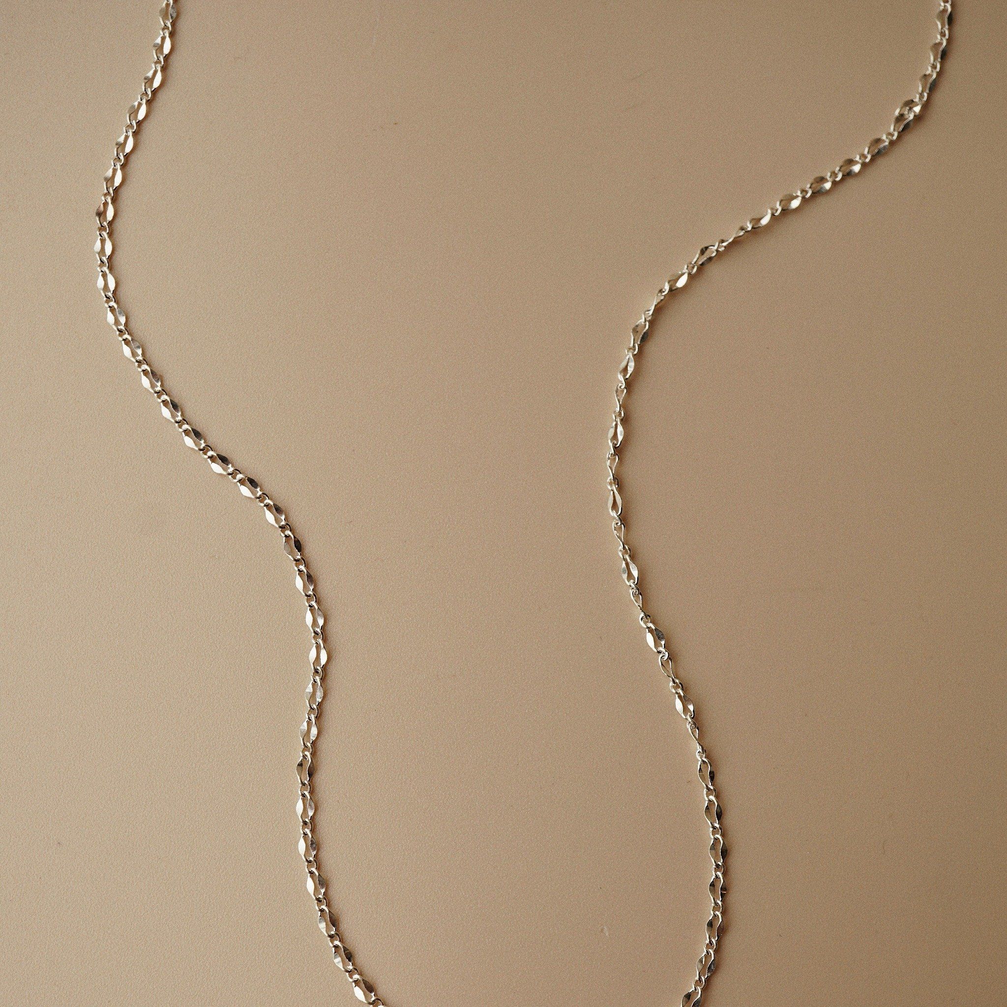 TWIST SERPENTINE CHAIN NECKLACE (S) S A T E L L I T E
