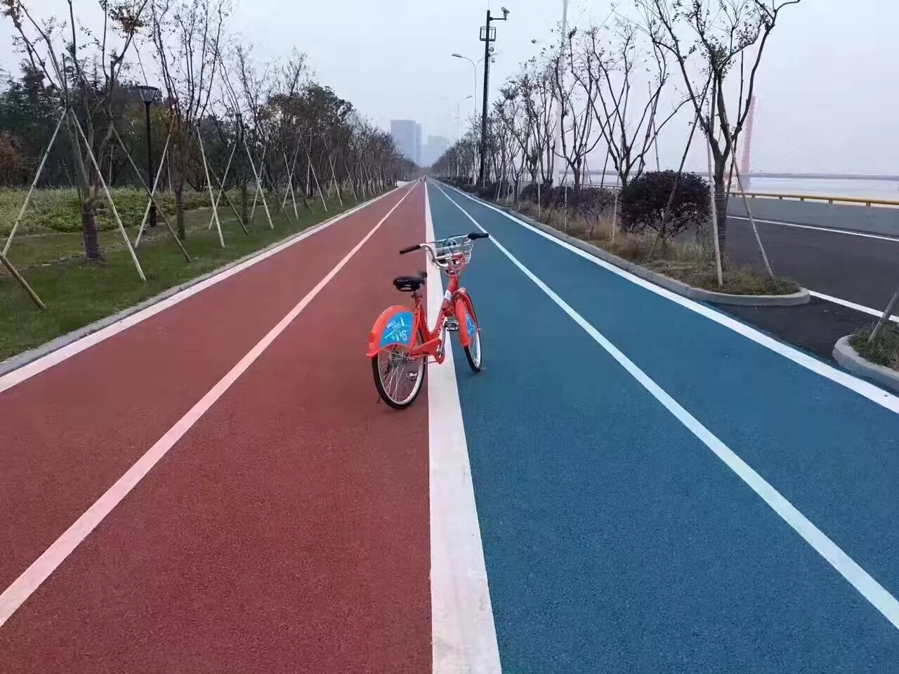 Sắc tố oxit sắt cho nhựa đường màu