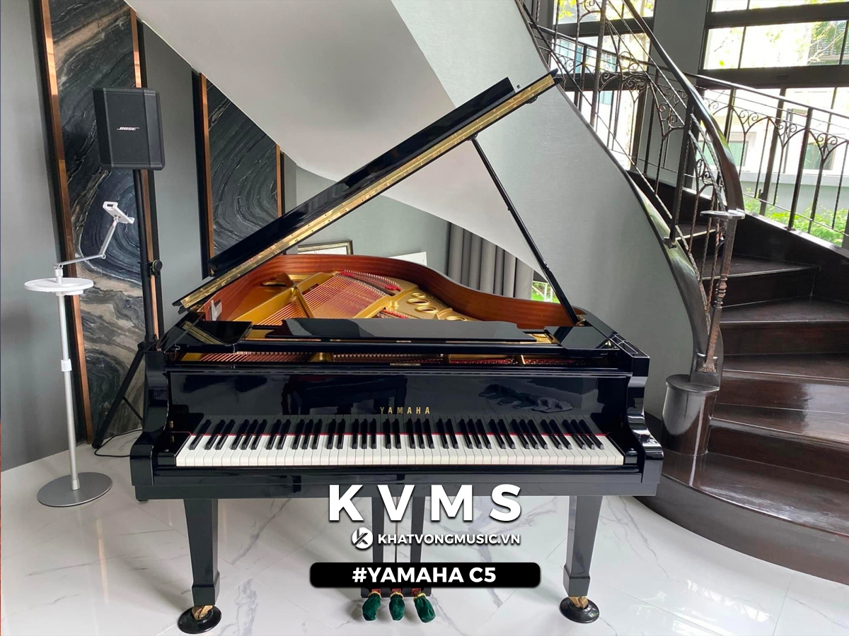 Grand Piano Yamaha C5
