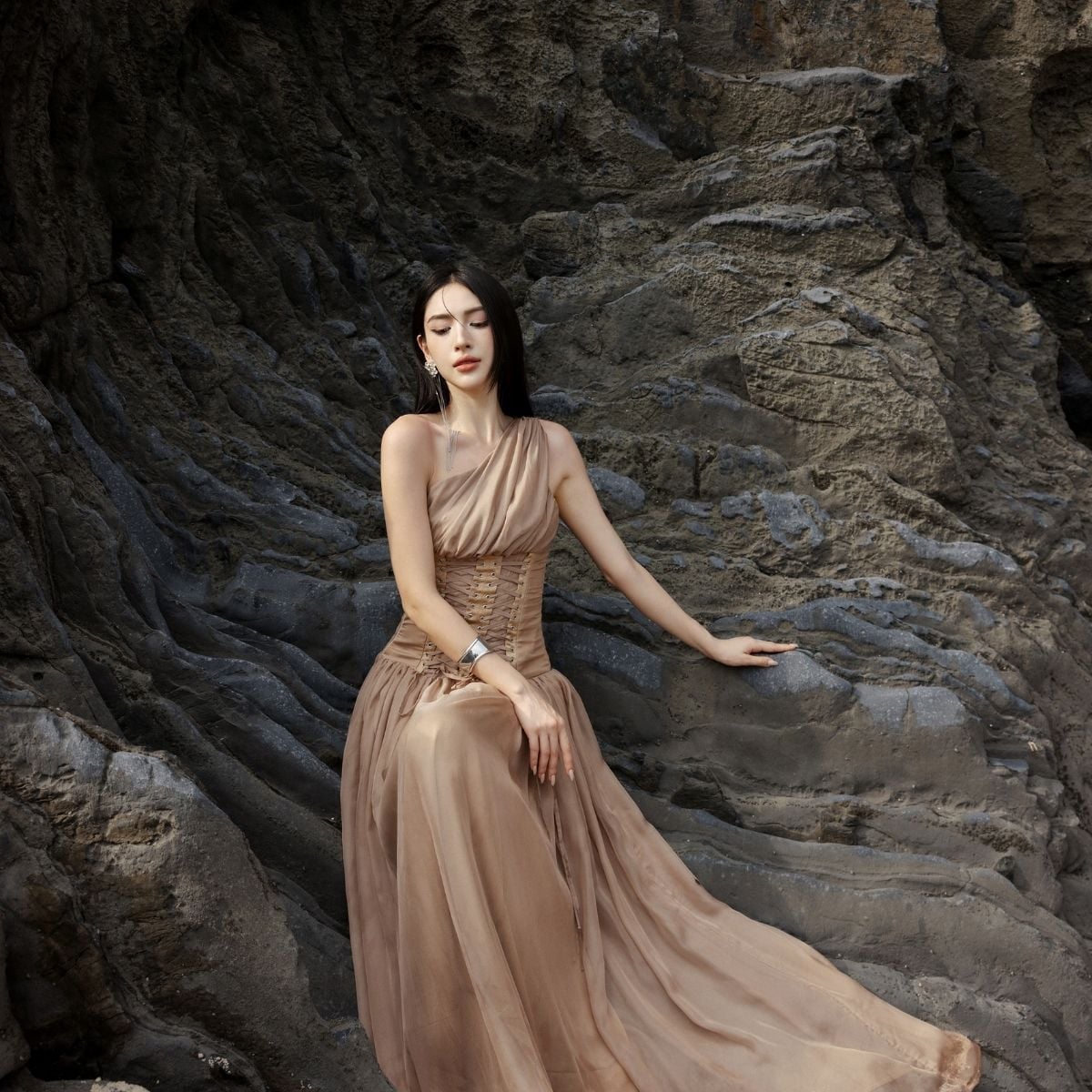 LB123 - SIREN DRESS – Bydi