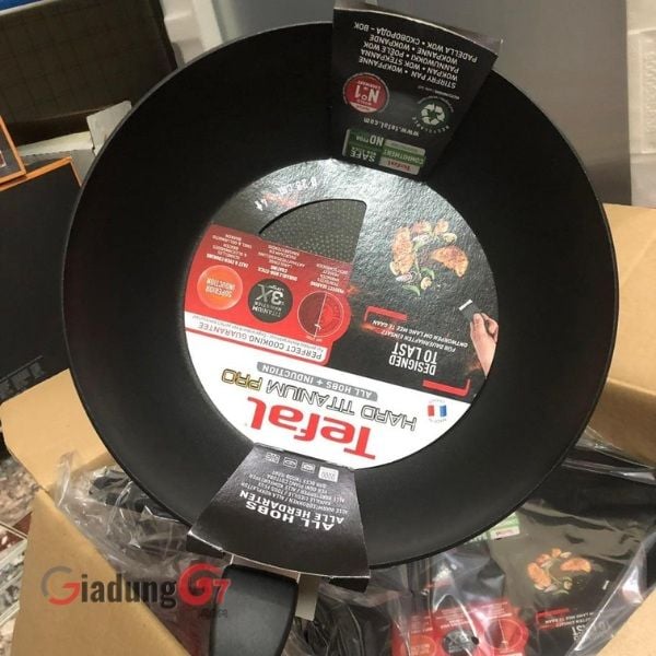 Chảo sâu lòng Tefal Hard Titanium Pro 28cm G2891953