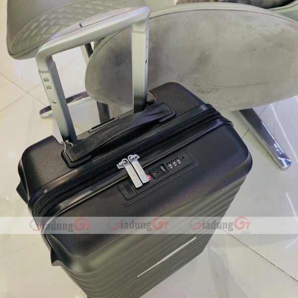 Vali Samsonite Voltage DLX Spinner thiết kế đẹp, an toàn, tiện lợi