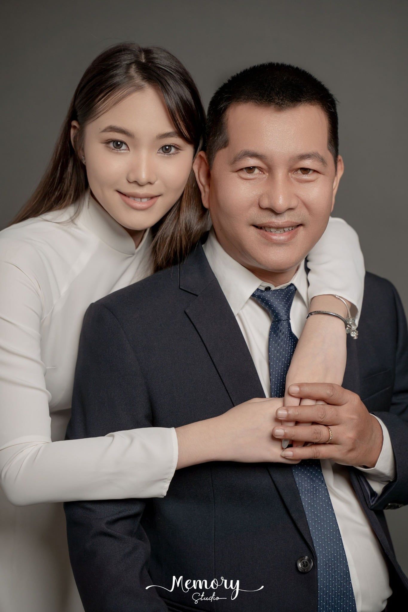 Chụp ảnh gia đình HCM - Lưu giữ từng khoảnh khắc quý giá bên nhau – Memory Studio