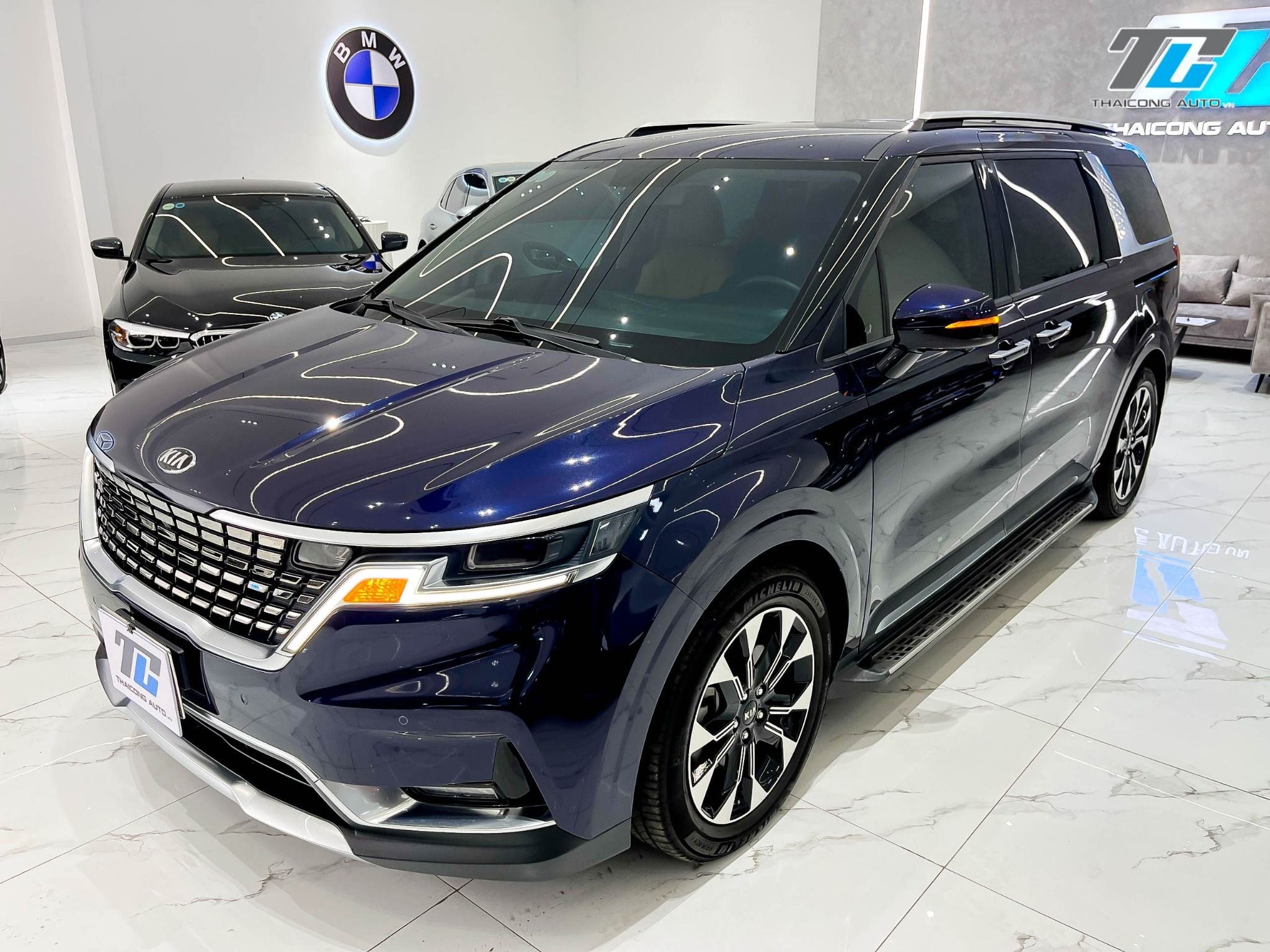 KIA Canival 2.2D Premium 8 ghế MODEL 2022 – Thái Công Auto