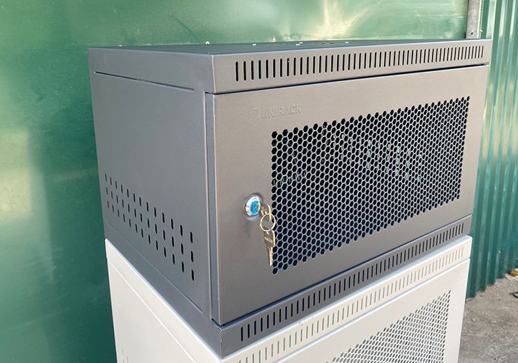 TỦ RACK 6U SÂU 400 (TREO TƯỜNG) – FiberTel