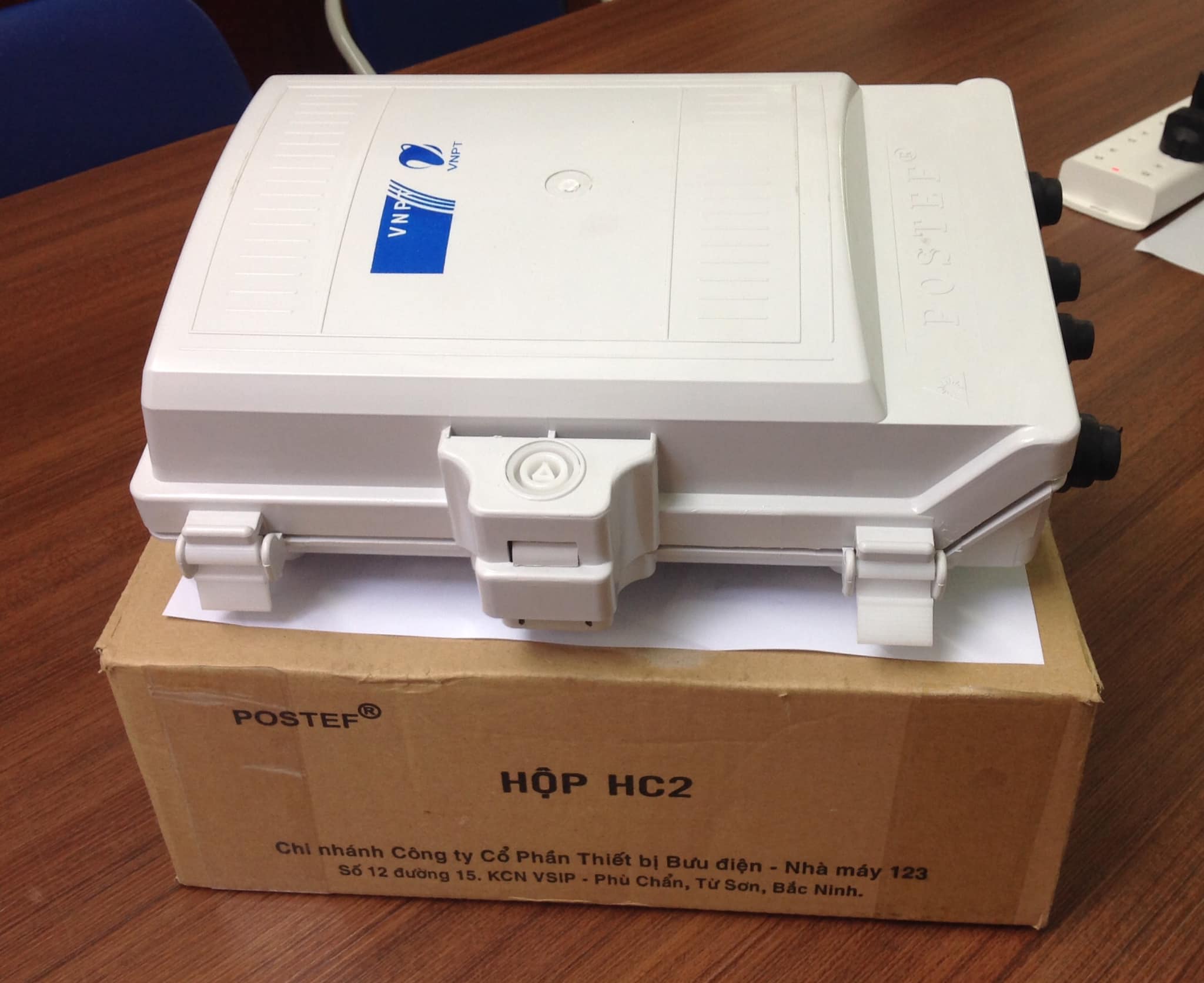 Hộp thoại IDF 100 đôi đầy đủ đế gắn và phiến – FiberTel