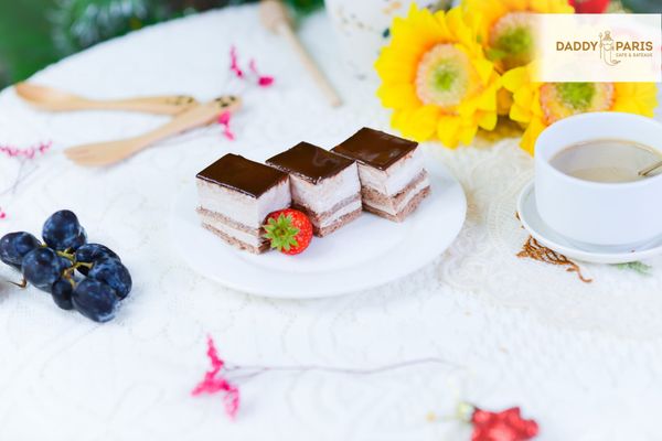 Bánh Opera Cake