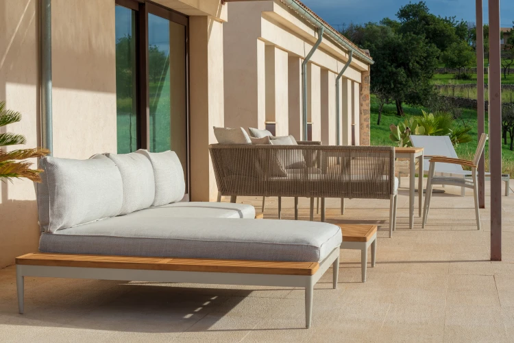 Topaz Light XL Daybed – THẾ GIỚI BÀN GHẾ KOSMO