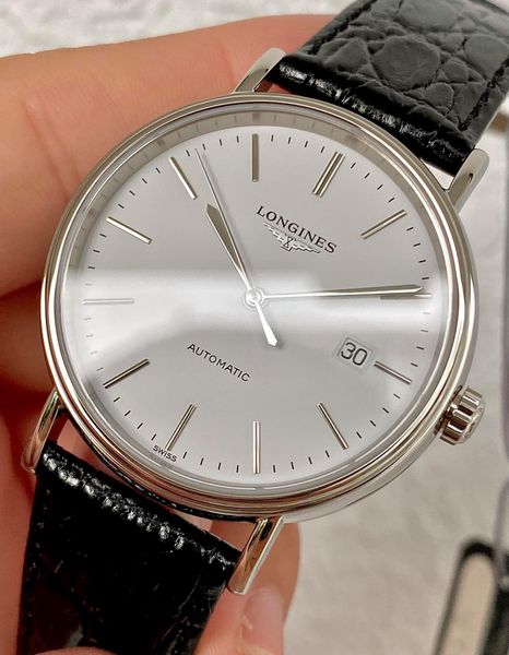 Đánh giá chi tiết Longines L4.922.4.12.2: Đồng hồ cao cấp từ thương