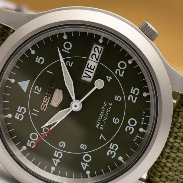 Seiko 37mm Nam SNK805K2-VNLUX - Đồng hồ chính hãng