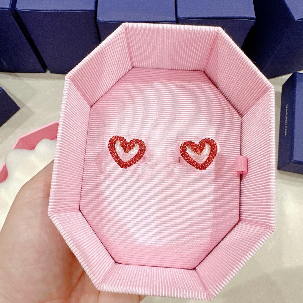Khuyên tai Swarovski Una thiên nga đỏ - Swarovski Una stud earrings He ...