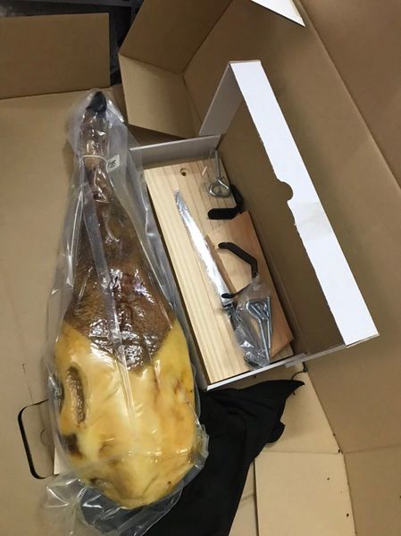 Đùi lợn Espana Iberico lợn đen TBN 5,5kg (Date 9/2023)- loại 100% iber