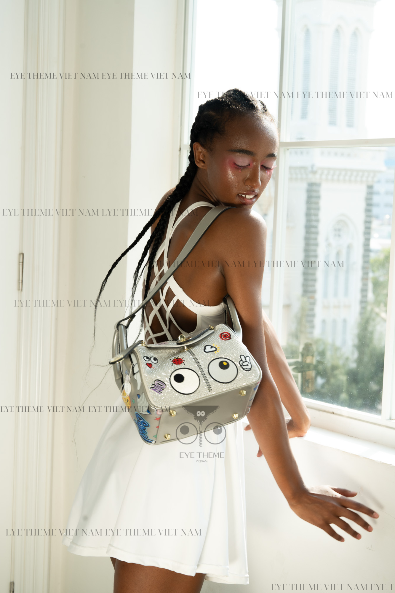 EYETHEME 】Túi Dáng Lindy Đính Kim Tuyến 2585 – Eye Theme VN