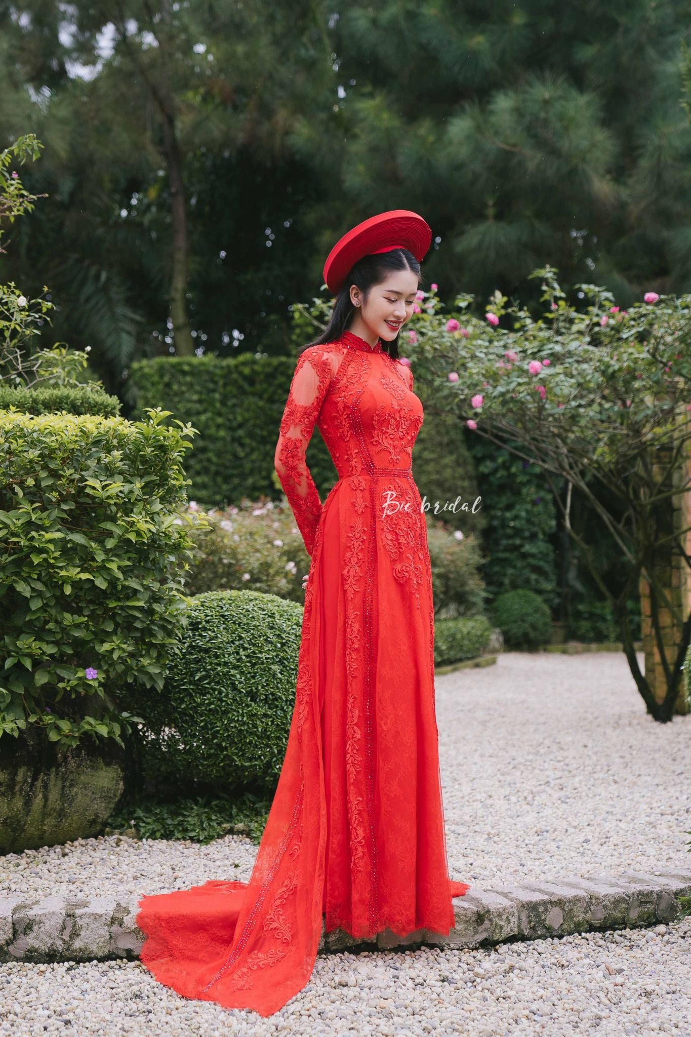 Áo dài cưới màu đỏ – Bie Bridal