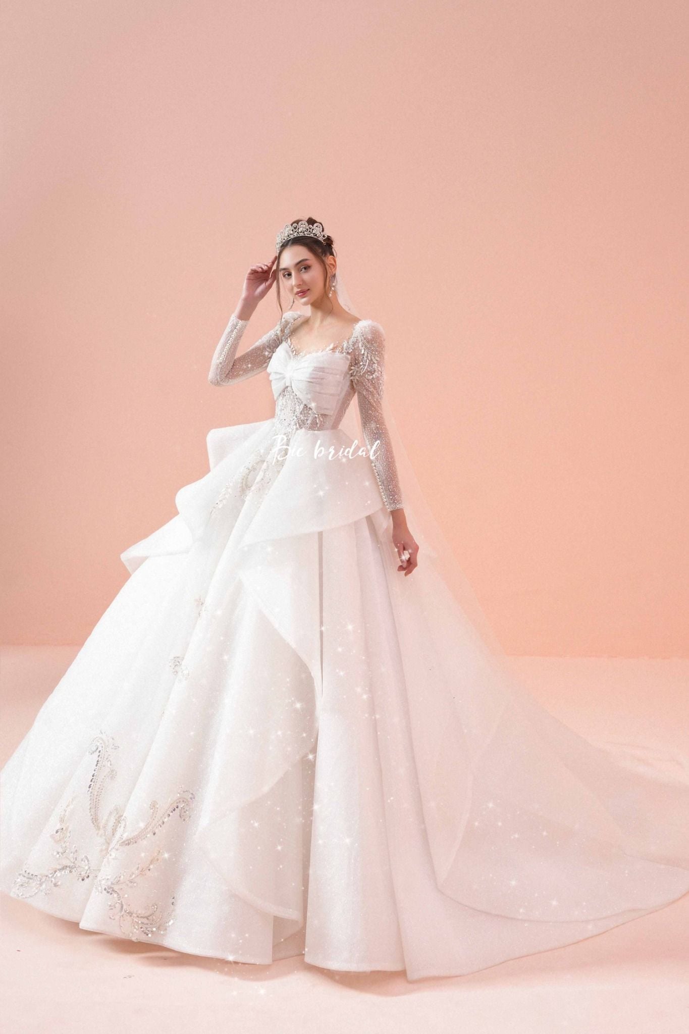 Ball gown dress with bow on front – Bie Bridal